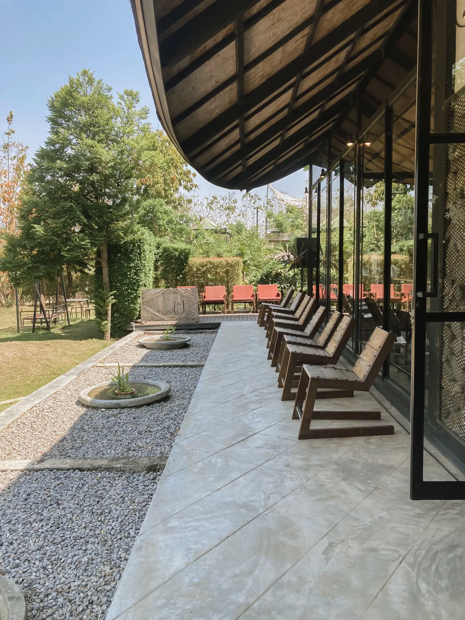 On a roll คาเฟ่บนเส้นทางผ่าน ที่ต้องแวะ | แกลเลอรีที่โพสต์โดย MIULAMOON ...