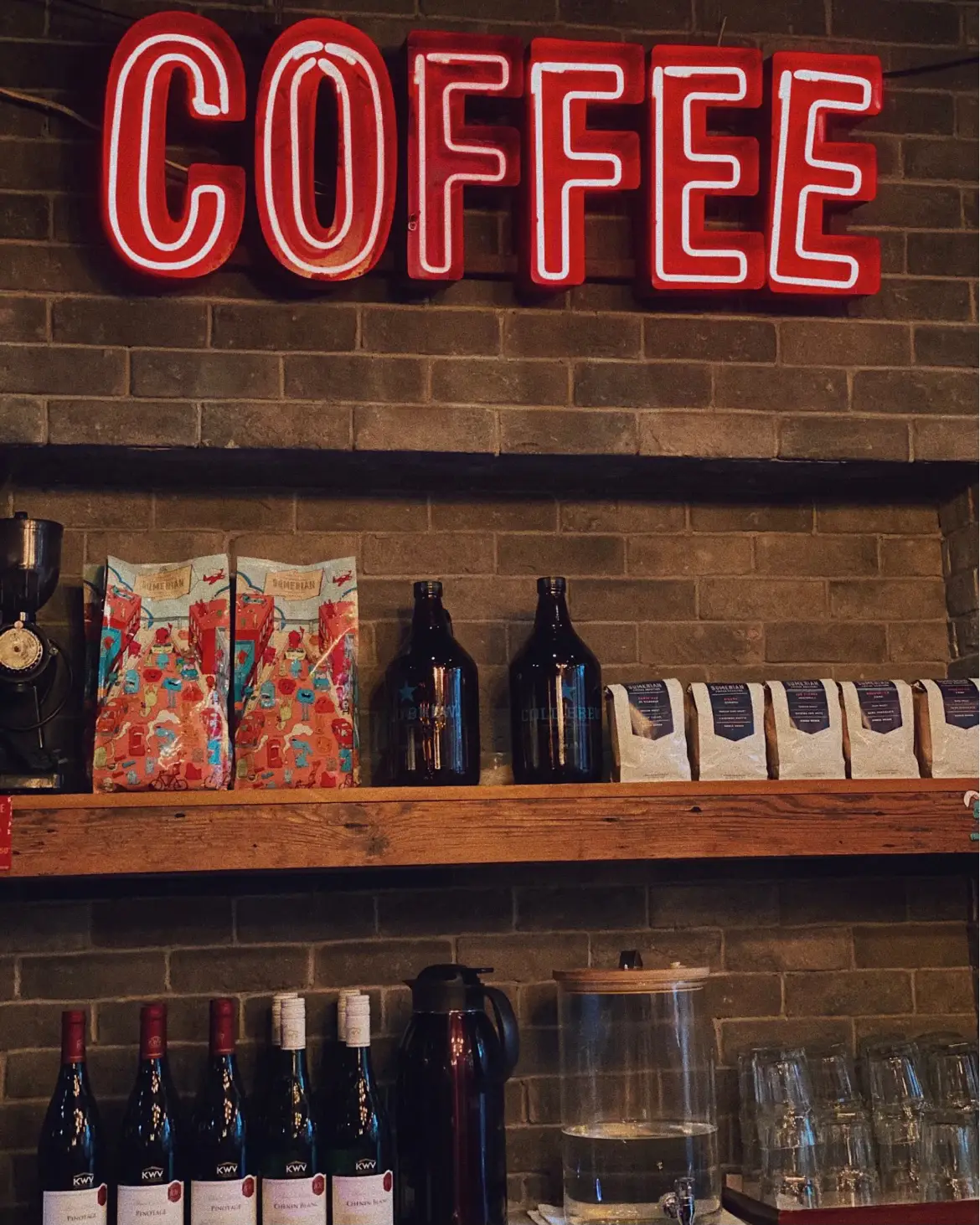 กรอบนอก นุ่มใน ไส้ทะลัก ไป boom boom bagels 🥯 | แกลเลอรีที่โพสต์โดย phployy | Lemon8