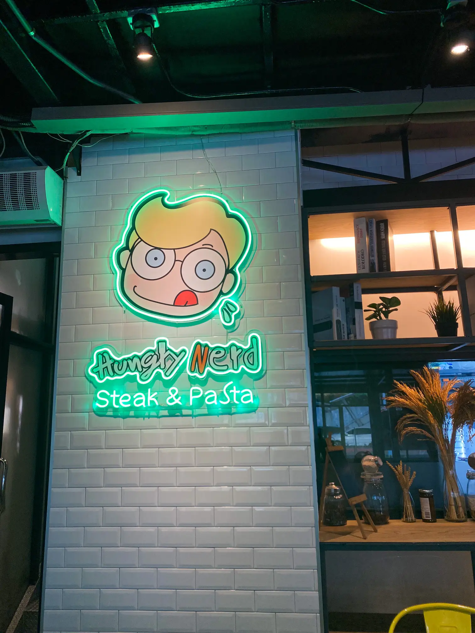 Hungry nerd ร้านเสต๊ก&พาสต้าย่านราชเทวี | แกลเลอรีที่โพสต์โดย ...