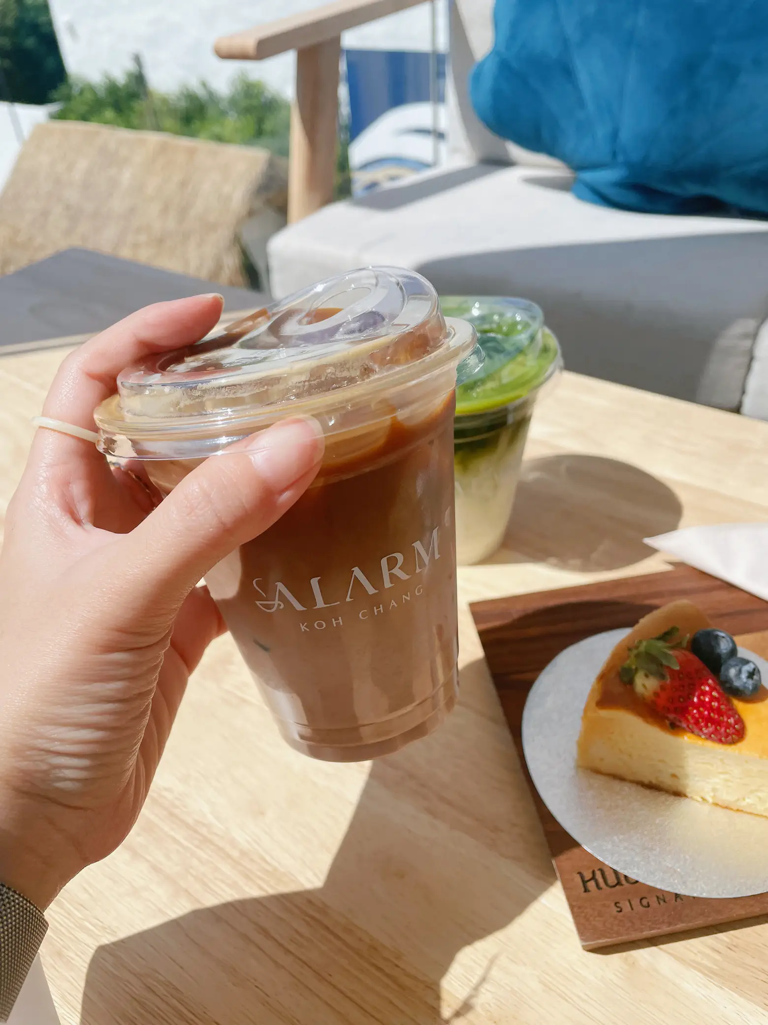 Alarm cafe 🌟 คาเฟ่เกาะช้าง🐘ที่ใครมาก็ต้องแวะ | แกลเลอรีที่โพสต์โดย ฝ้าย ...