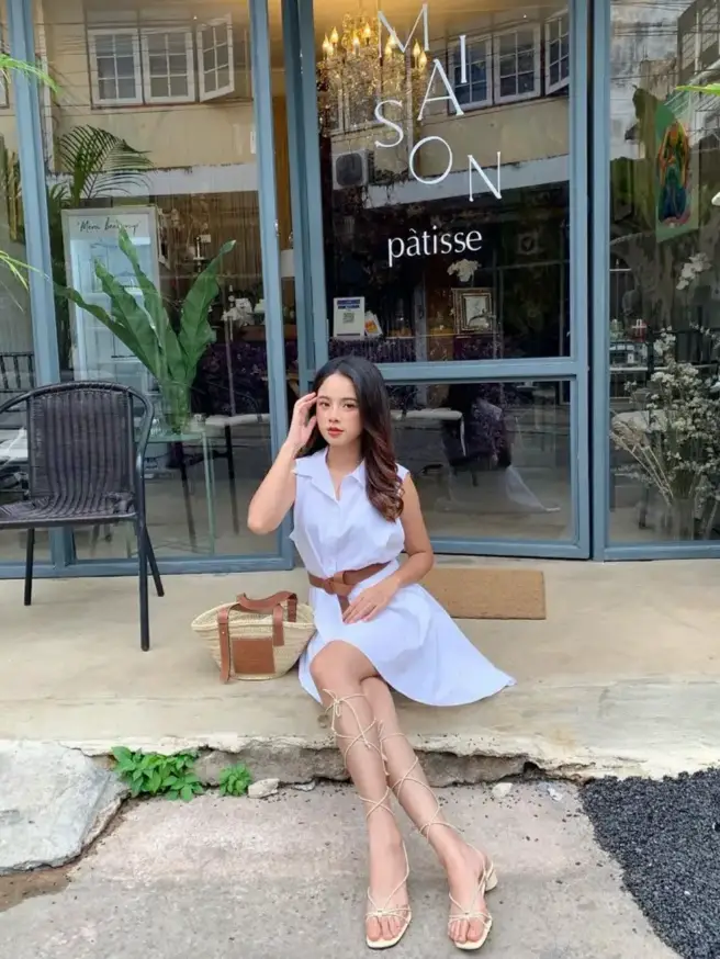 แมทช์เสื้อผ้าสีขาวให้ดูไม่น่าเบื่อ🤍 (พิกัดใส่ให้ในโพสต์น้า) | แกลเลอรีที่โพสต์โดย sixsix | Lemon8