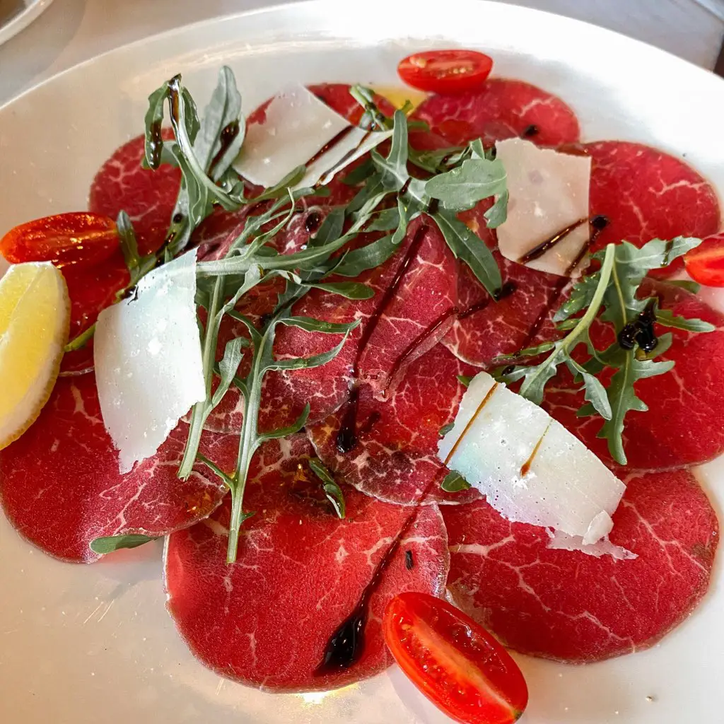 Emily in Bangkok ก็มา🖤 | แกลเลอรีที่โพสต์โดย specialnice | Lemon8