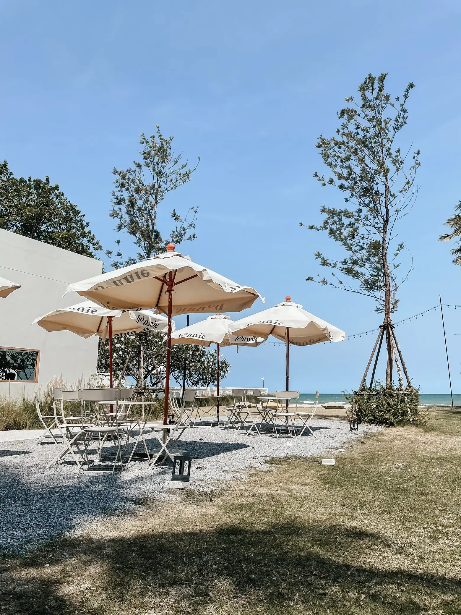 bOnnie on the beach คาเฟ่มินิมอล ริมทะเลหัวหิน | Gallery posted by Mildmalaii | Lemon8