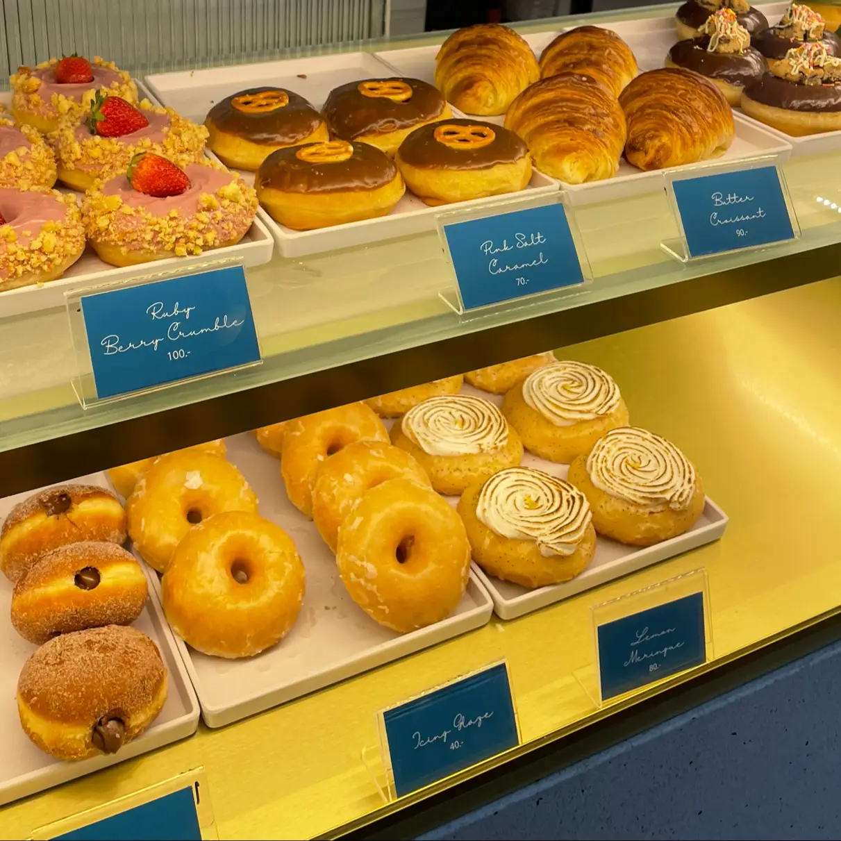 แวะมาทานโดนัทอร่อยๆ ที่ John Donut กัน 🍩 | แกลเลอรีที่โพสต์โดย ปลา ...