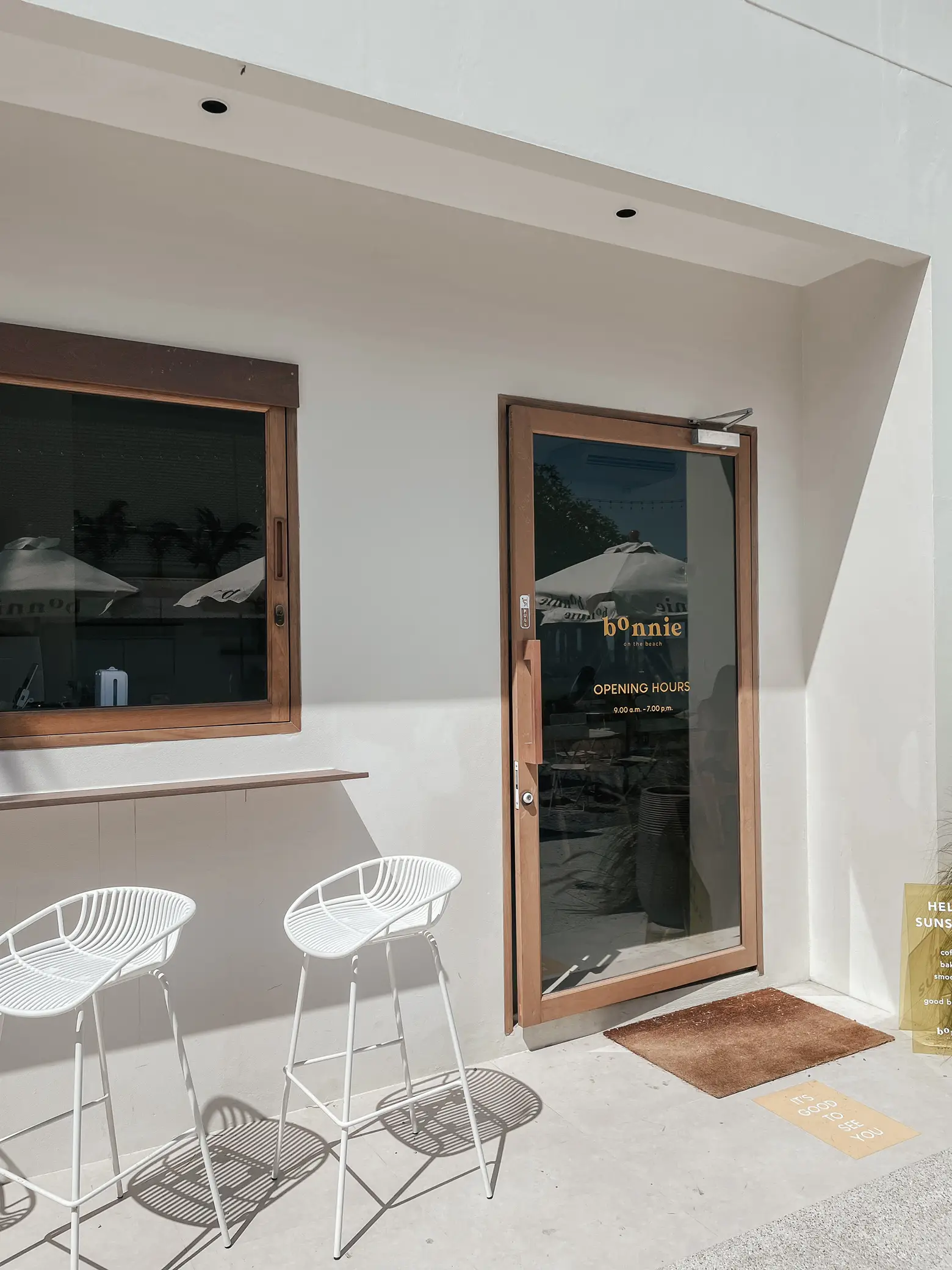 bOnnie on the beach คาเฟ่มินิมอล ริมทะเลหัวหิน | Gallery posted by Mildmalaii | Lemon8