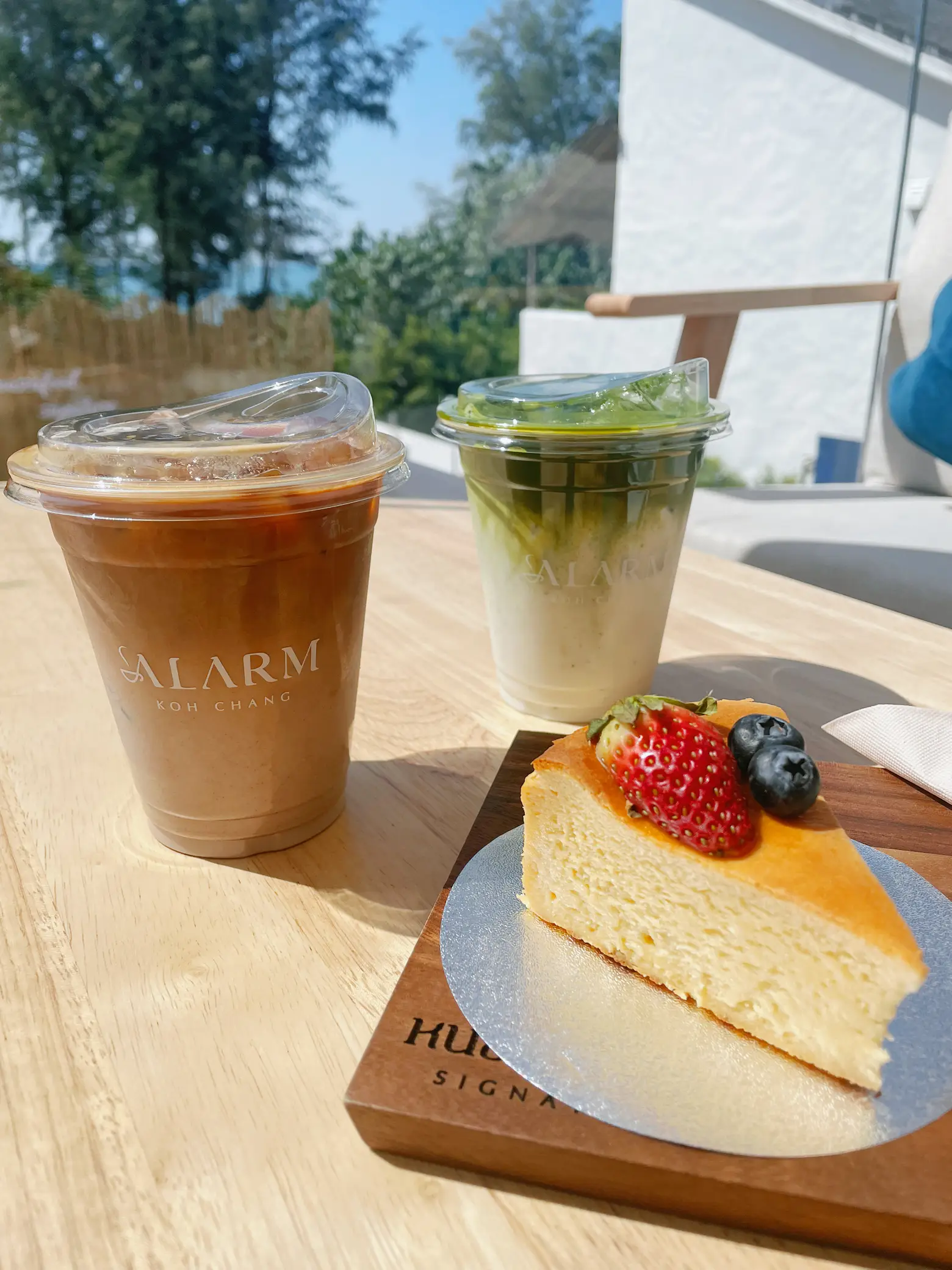 Alarm cafe 🌟 คาเฟ่เกาะช้าง🐘ที่ใครมาก็ต้องแวะ | แกลเลอรีที่โพสต์โดย ฝ้าย ...