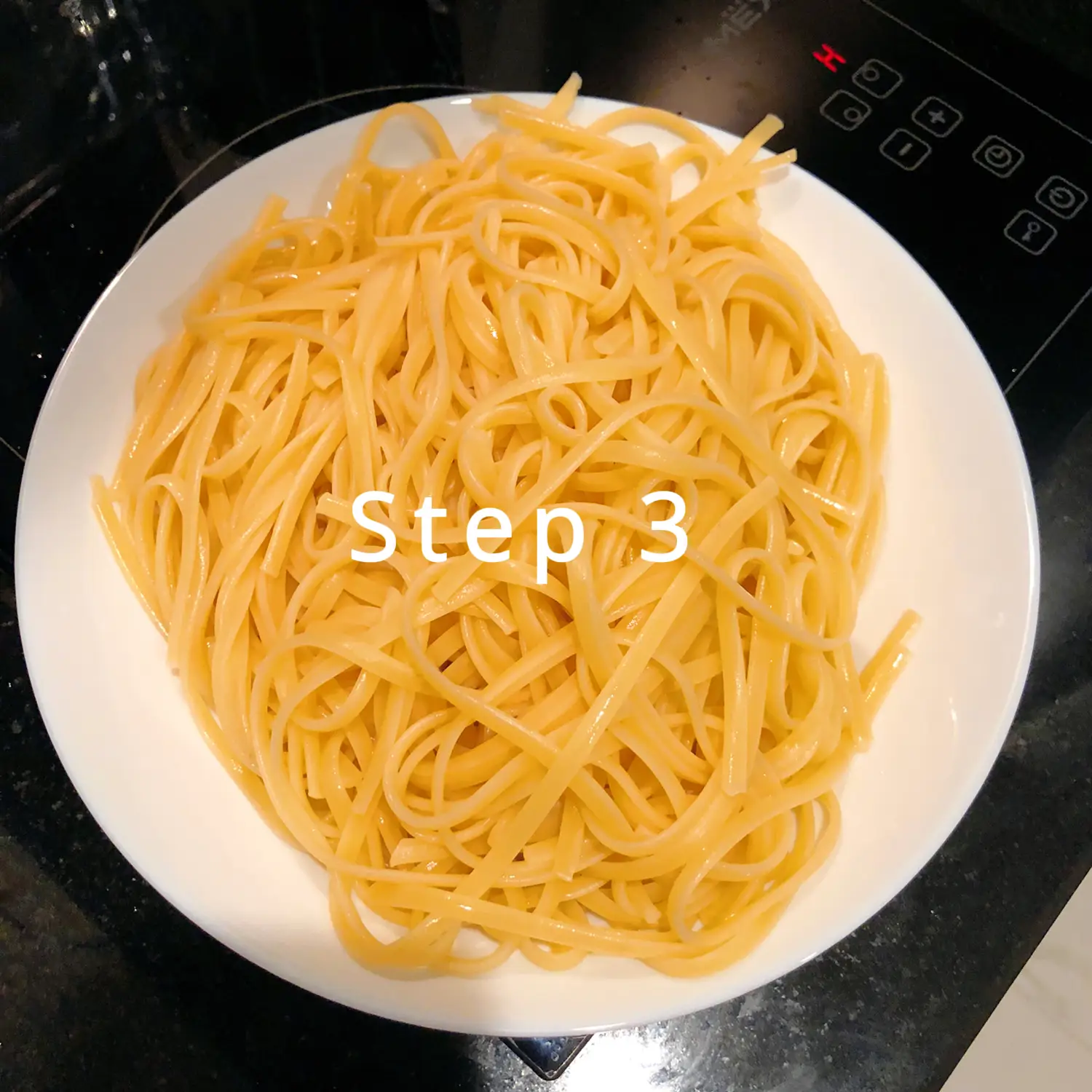 Spaghetti Aglio Olio With Bacon and Sausage 🍝 | แกลเลอรีที่โพสต์โดย ...