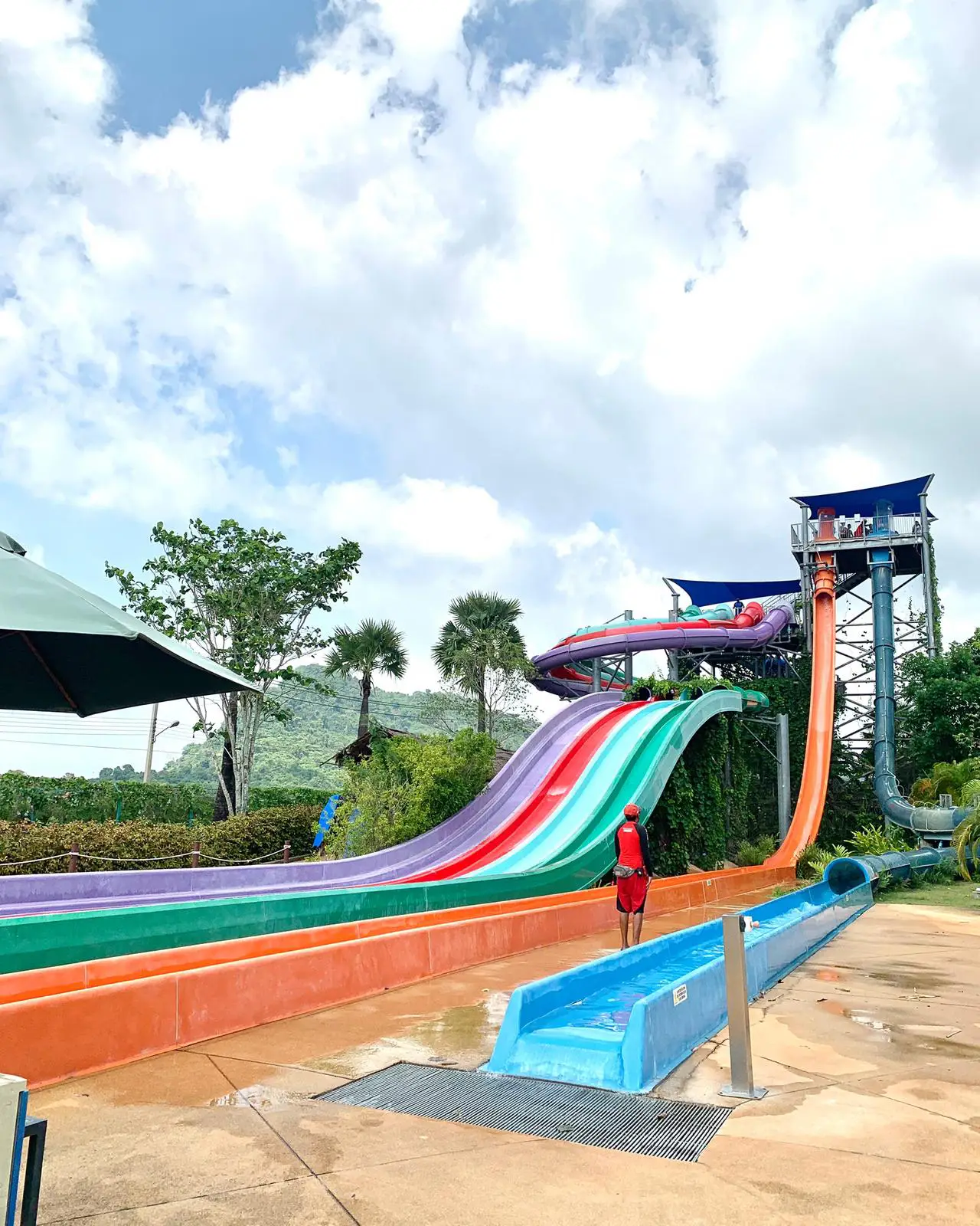 หน้าร้อนแบบนี้ ต้องมาเล่นสวนน้ำดับร้อนกัน 💦 | แกลเลอรีที่โพสต์โดย ...