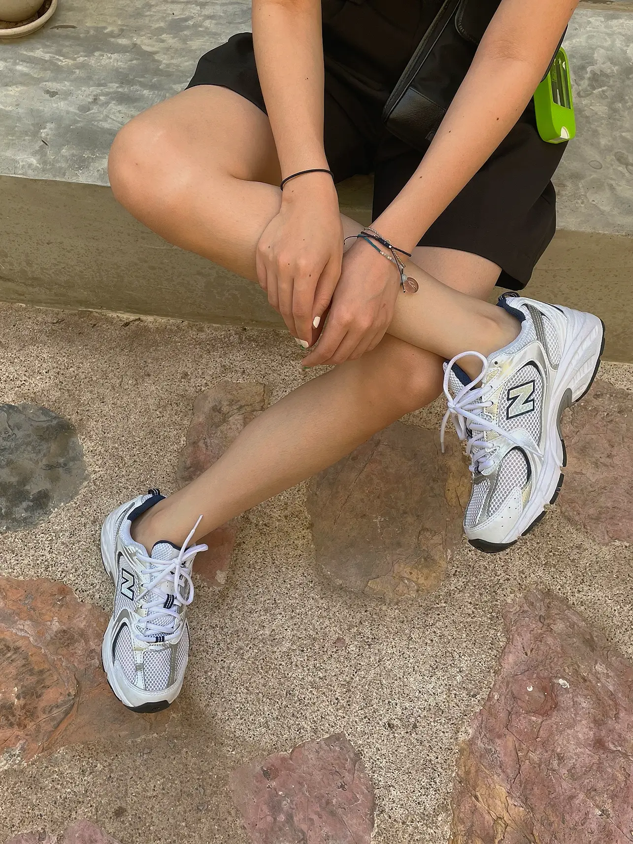 OOTD: cafe hopping ลุคสบายๆ | แกลเลอรีที่โพสต์โดย Ppasta | Lemon8