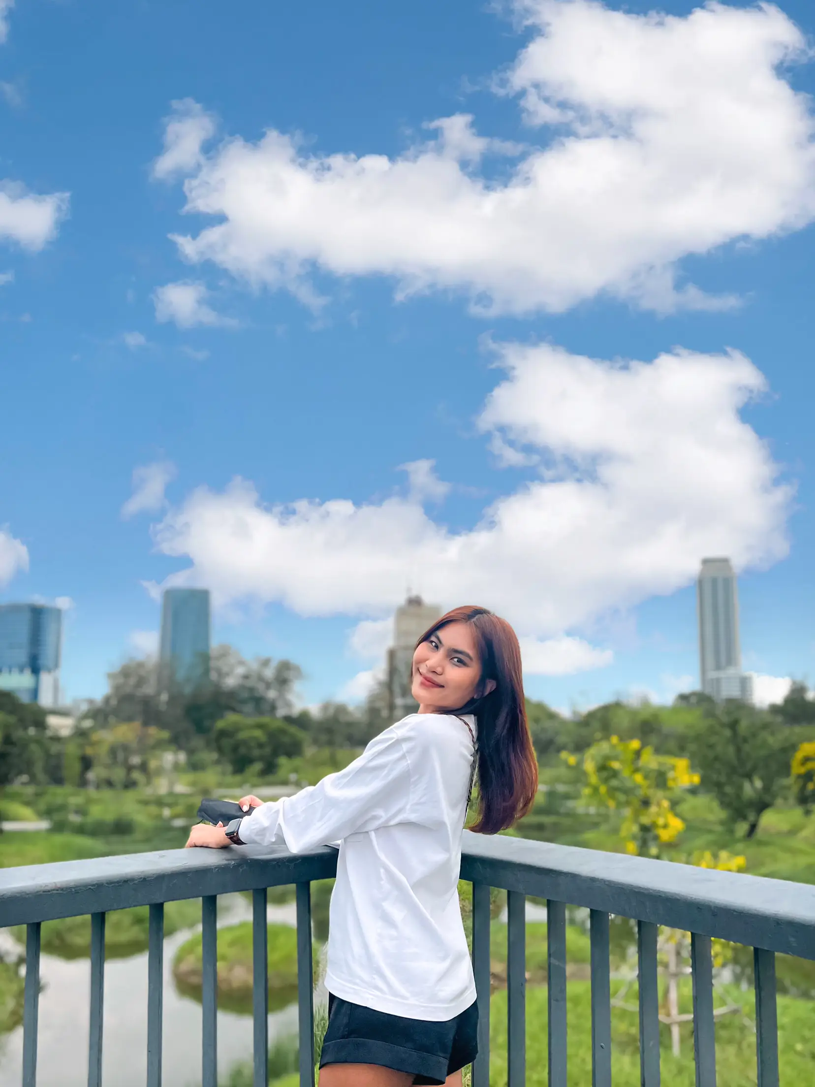 ☁️ เปลี่ยนท้องฟ้าให้สดใสใน 3 วิ | รีวิวแอพ lightleap | แกลเลอรีที่โพสต์โดย อิ่มมาก | Lemon8