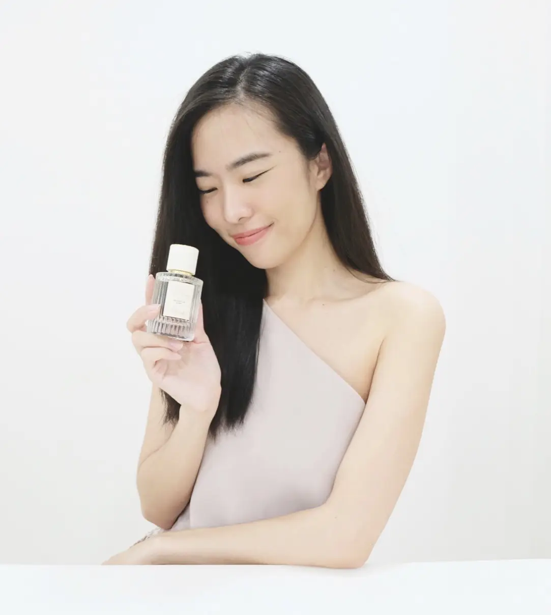 มาแชร์น้ำหอมที่จะทำให้คู่แท้หลงรักได้ไม่มีเบื่อ | แกลเลอรีที่โพสต์โดย bbasmon | Lemon8