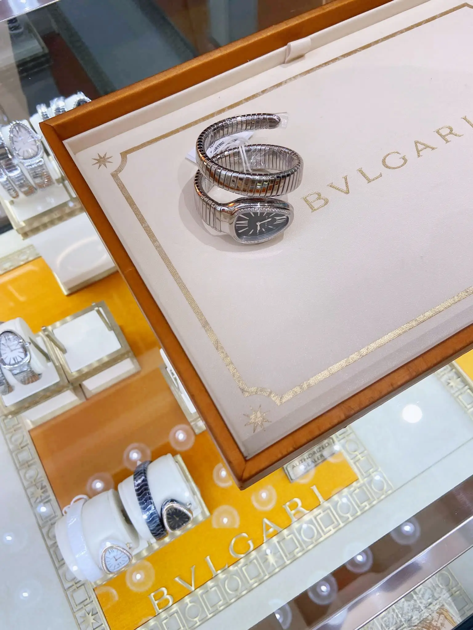 ซื้อ Bvlgari ตามลิซ่า😁 | แกลเลอรีที่โพสต์โดย praew_sresh | Lemon8