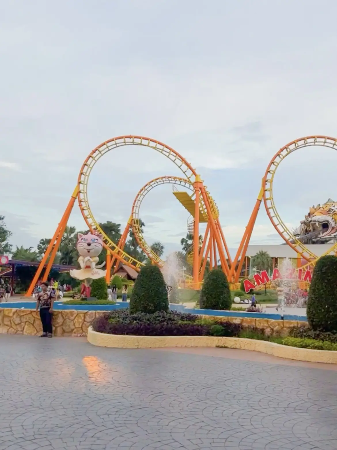 Dressed to Siam Park for hundreds🤍🛴 | Gallery posted by sci.wsn | Lemon8