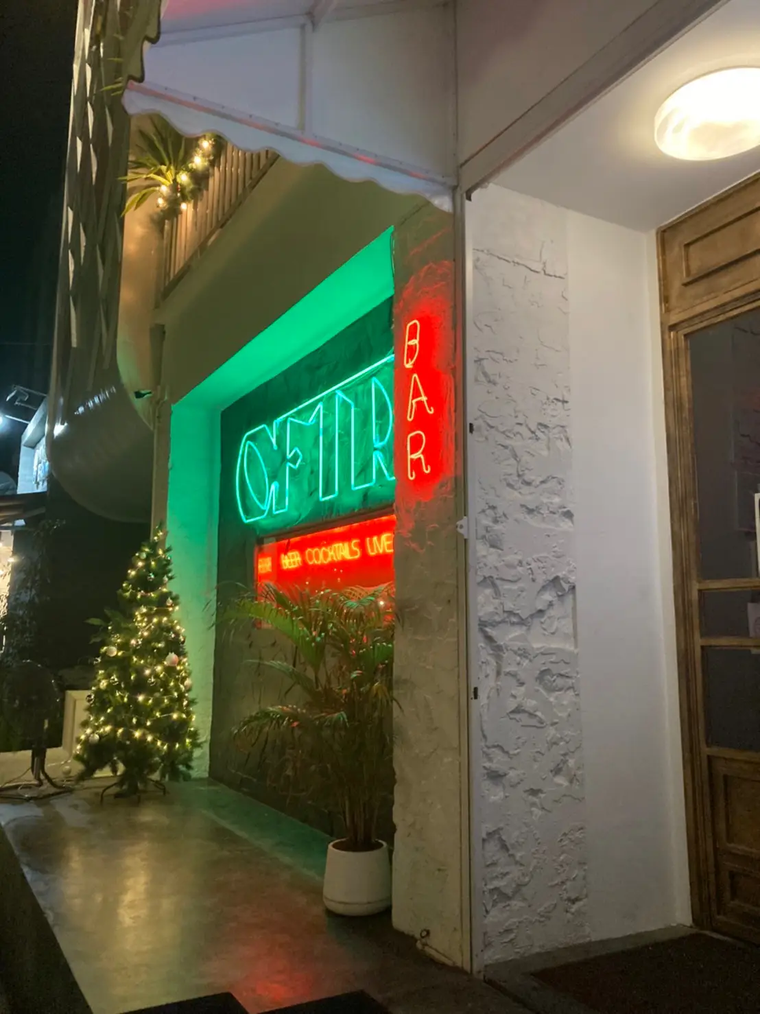 รีวิว OFTR BAR บาร์ลับ ๆ เปิดใหม่สวยมาก ️ | แกลเลอรีที่โพสต์โดย ...