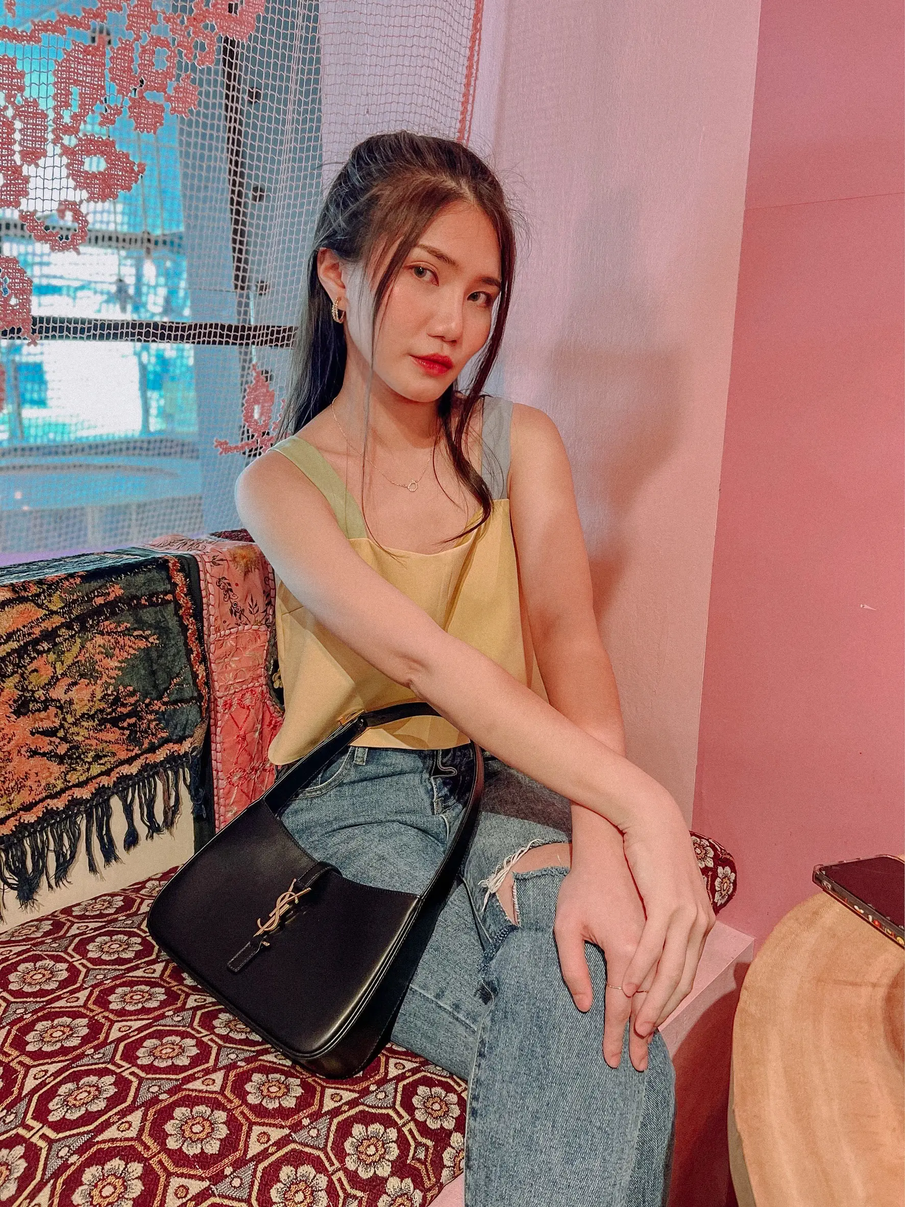 YSL LE 5 À 7 HOBO BAG IN SMOOTH LEATHER | แกลเลอรีที่โพสต์โดย Ploycobra | Lemon8