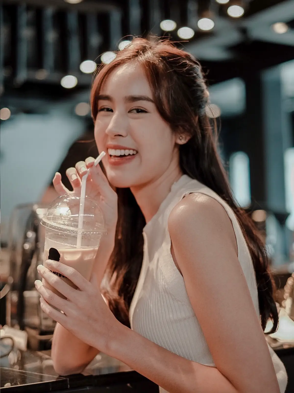 Bottomless คาเฟ่โทนดำสุดชิค คอกาแฟห้ามพลาด | แกลเลอรีที่โพสต์โดย Mildmalaii | Lemon8