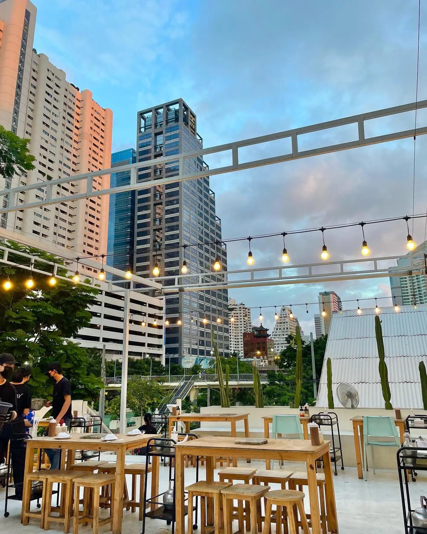 Everyday Moo Krata ร้านหมูกระทะมินิมอล บรรยากาศดี 🤍 | แกลเลอรีที่โพสต์โดย opal658 | Lemon8