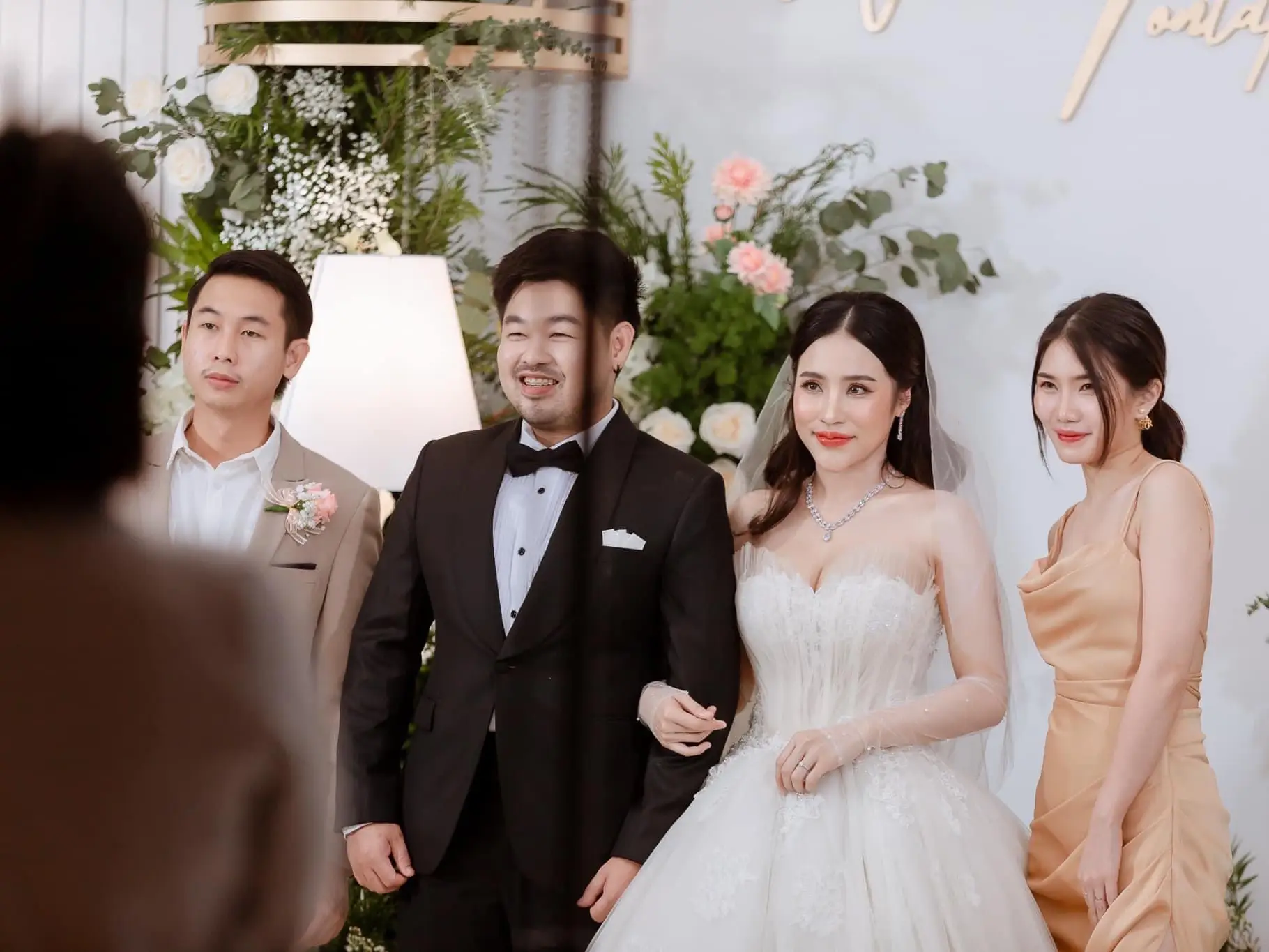 รีวิวชุดไปงานแต่ง เรียบหรู ดูดี หุ่นเพรียวสูงยาว ราคาหลักร้อย !! | แกลเลอรีที่โพสต์โดย Ploycobra ...