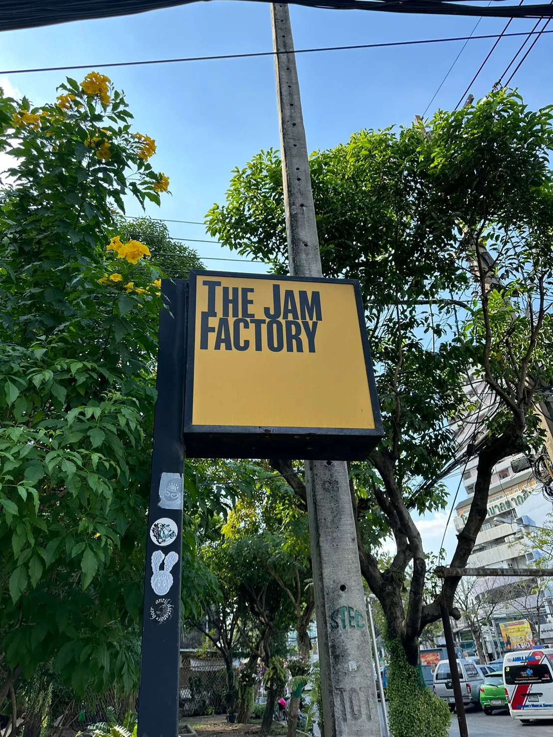 พาเที่ยว " The jam factory " 🎨ที่สุดชิค ติดริมน้ำ🖼 | Gallery posted by ...