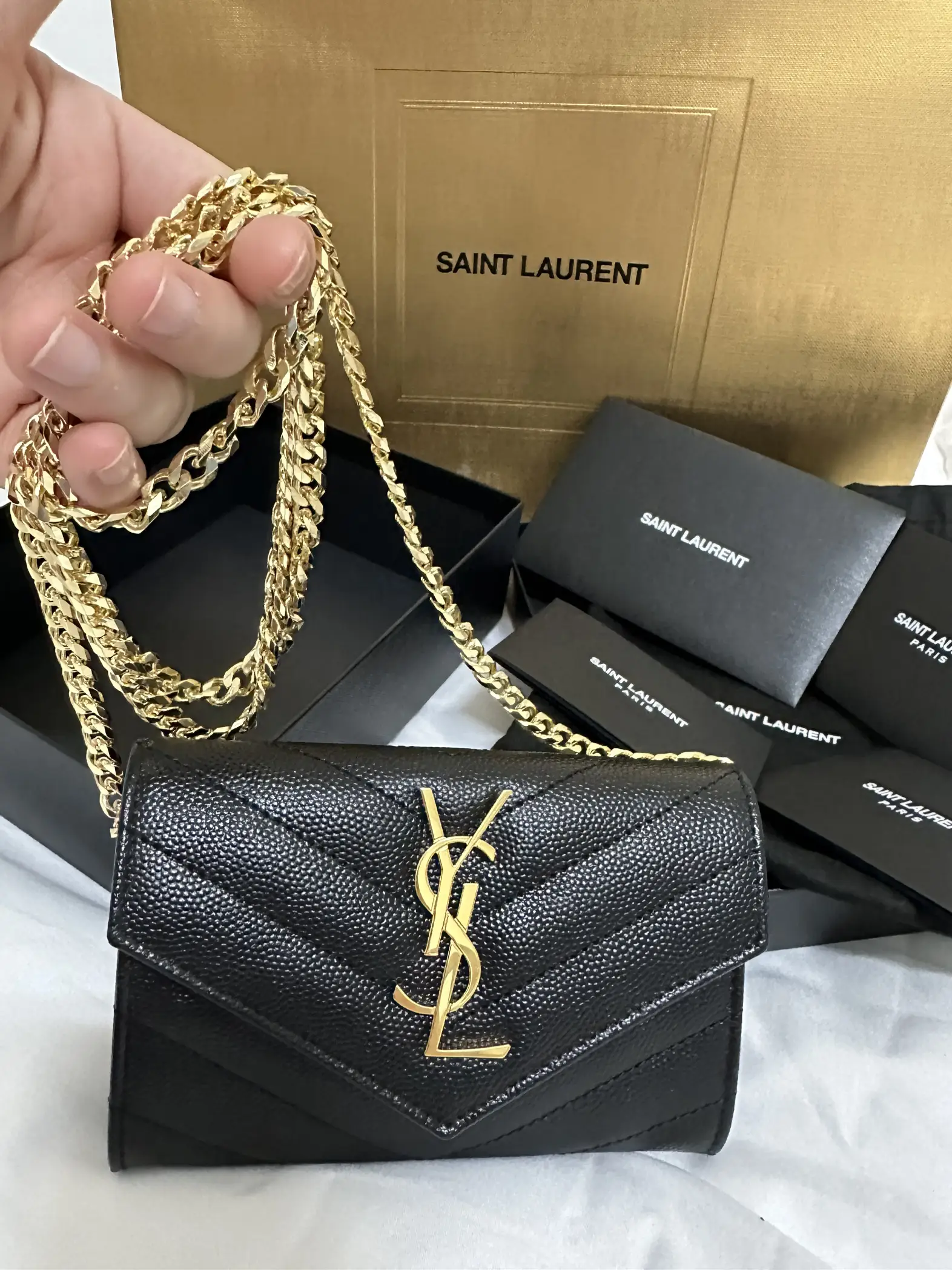 YSL Small Envelope Wallet🖤👝 | แกลเลอรีที่โพสต์โดย katibkhaow🥕🐰 | Lemon8
