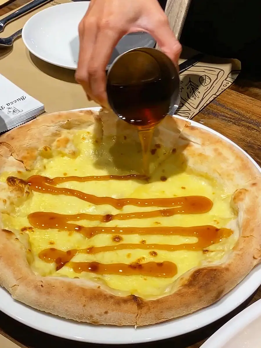 Nhà hàng pizza phong cách Ý- Buzza Pizza | Bộ sưu tập do +84 ...