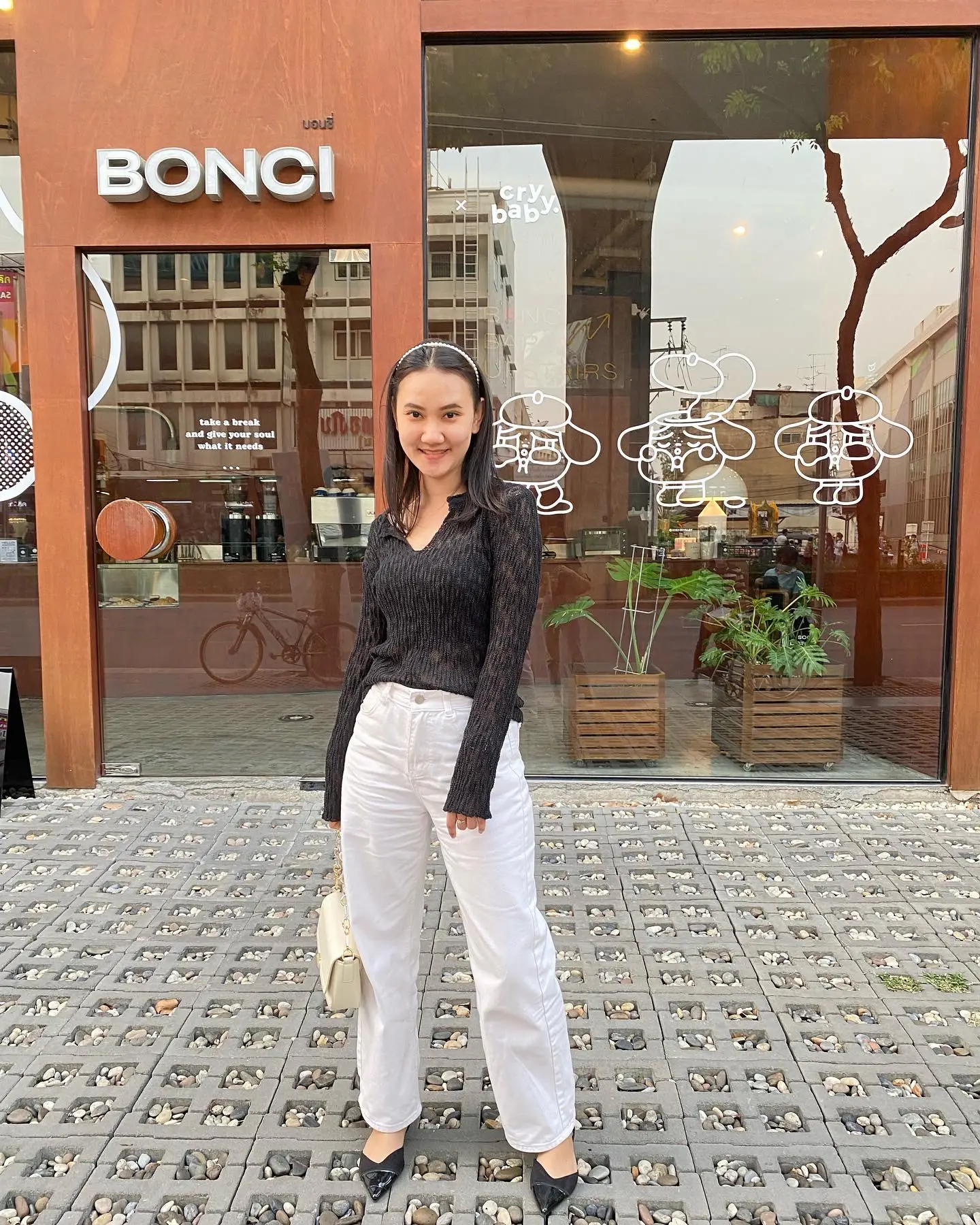 BONCI Cafe’ คาเฟ่ย่านสะพานควาย 🥤 | แกลเลอรีที่โพสต์โดย Beer., | Lemon8