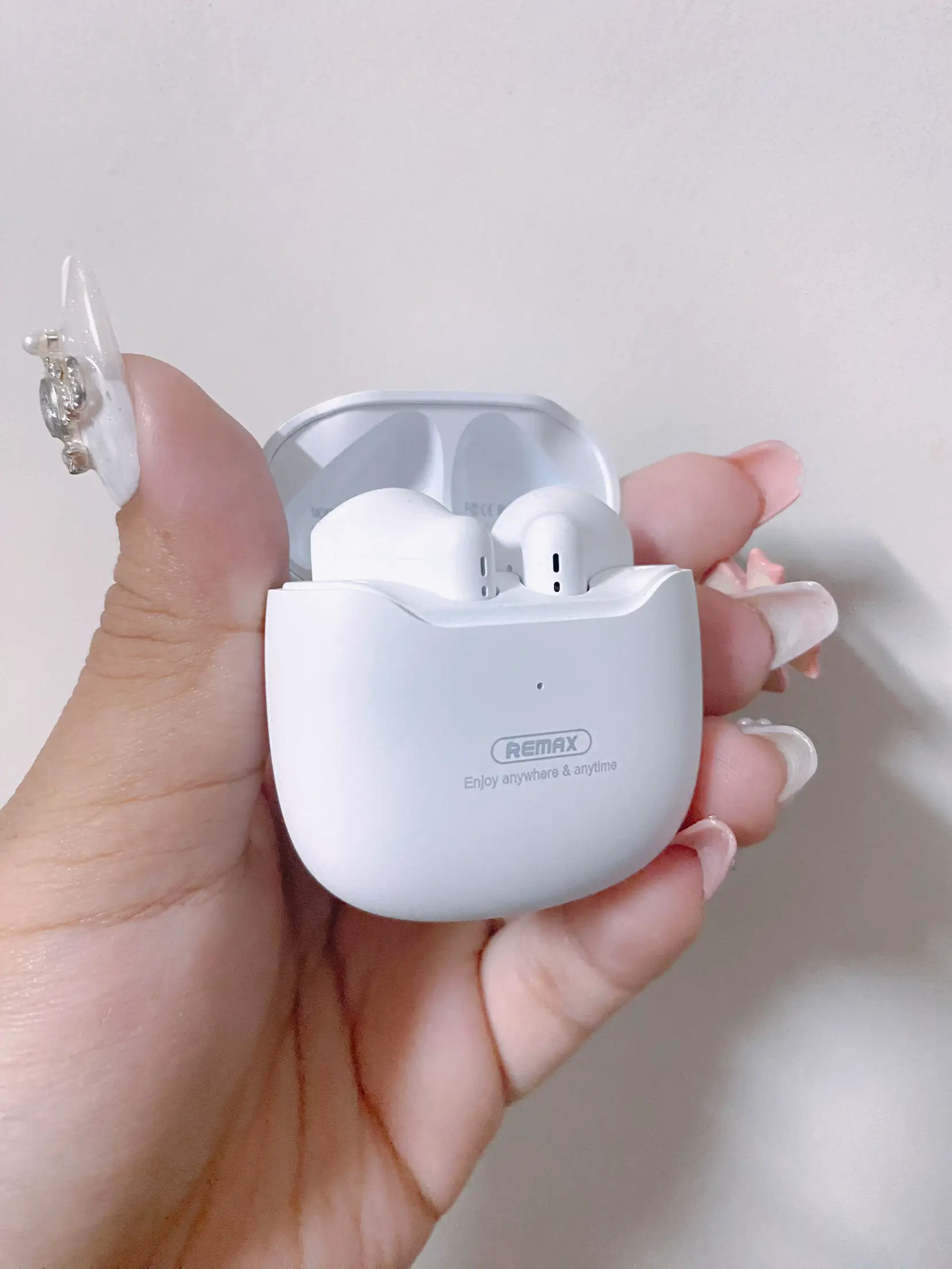 รีวิว Remax TWS-19🎧 | แกลเลอรีที่โพสต์โดย Awiqachinx | Lemon8