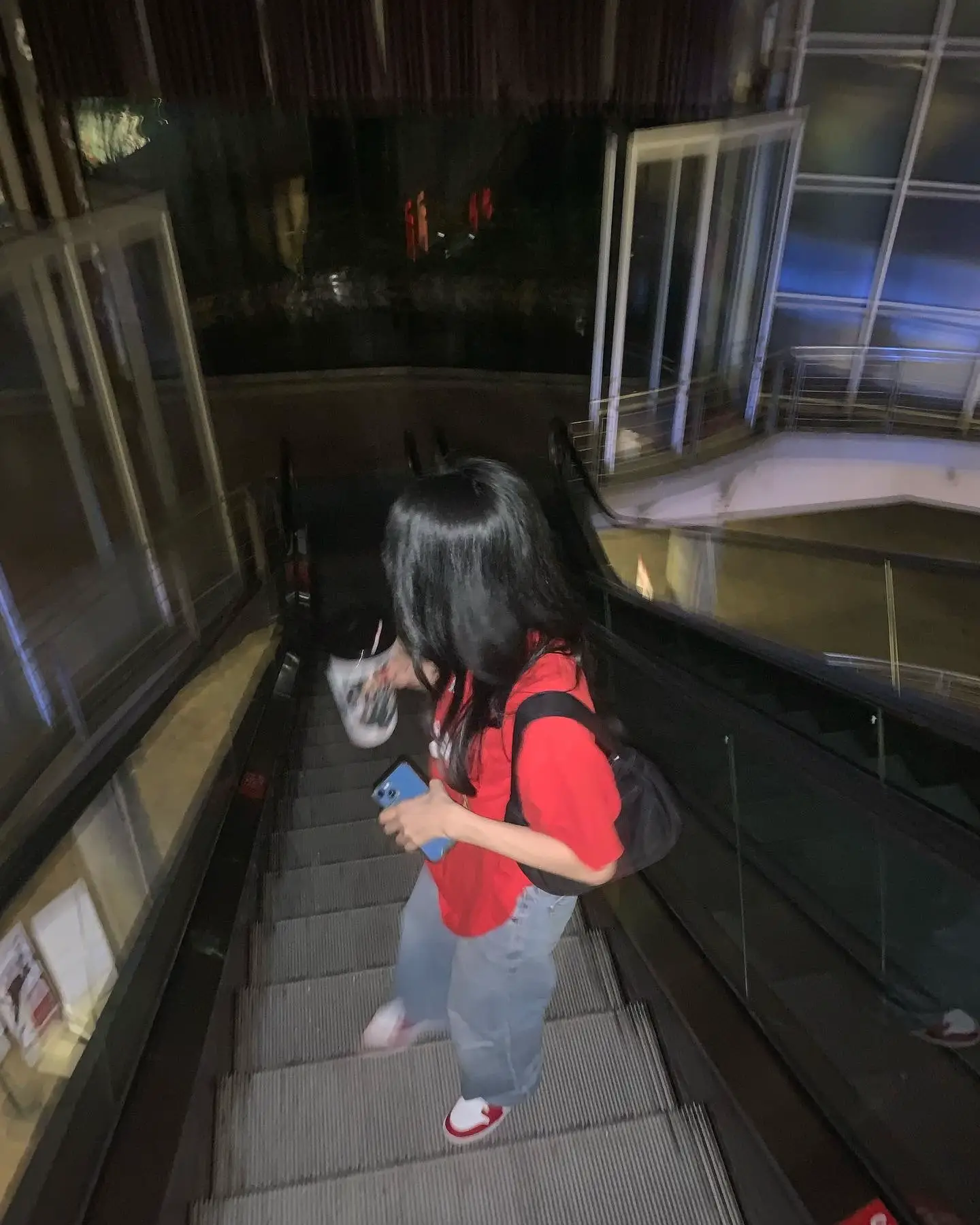 OOTD แต่งตัวชิลๆไปดูหนัง | แกลเลอรีที่โพสต์โดย camolin | Lemon8