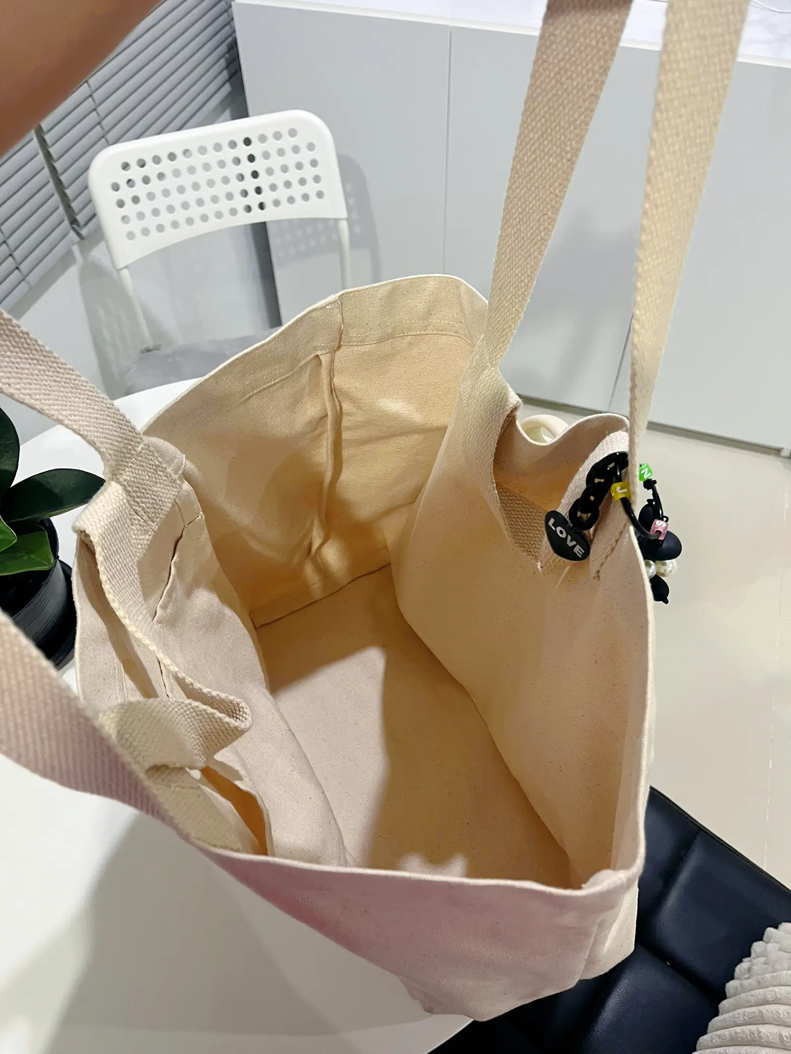 กระเป๋า MUJI Tote bag 👜 | แกลเลอรีที่โพสต์โดย l.kookkii | Lemon8