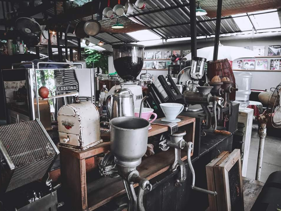 Coffee On Tree คาเฟ่ลับสไตล์วินเทจสุดชิลล์ | แกลเลอรีที่โพสต์โดย Pong Patchara | Lemon8
