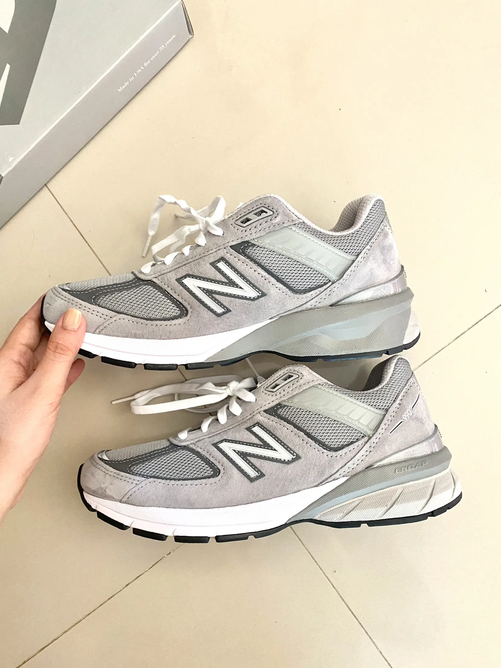20 ไอเดียยอดนิยมเกี่ยวกับ New Balance 990v6 ในปี 2024