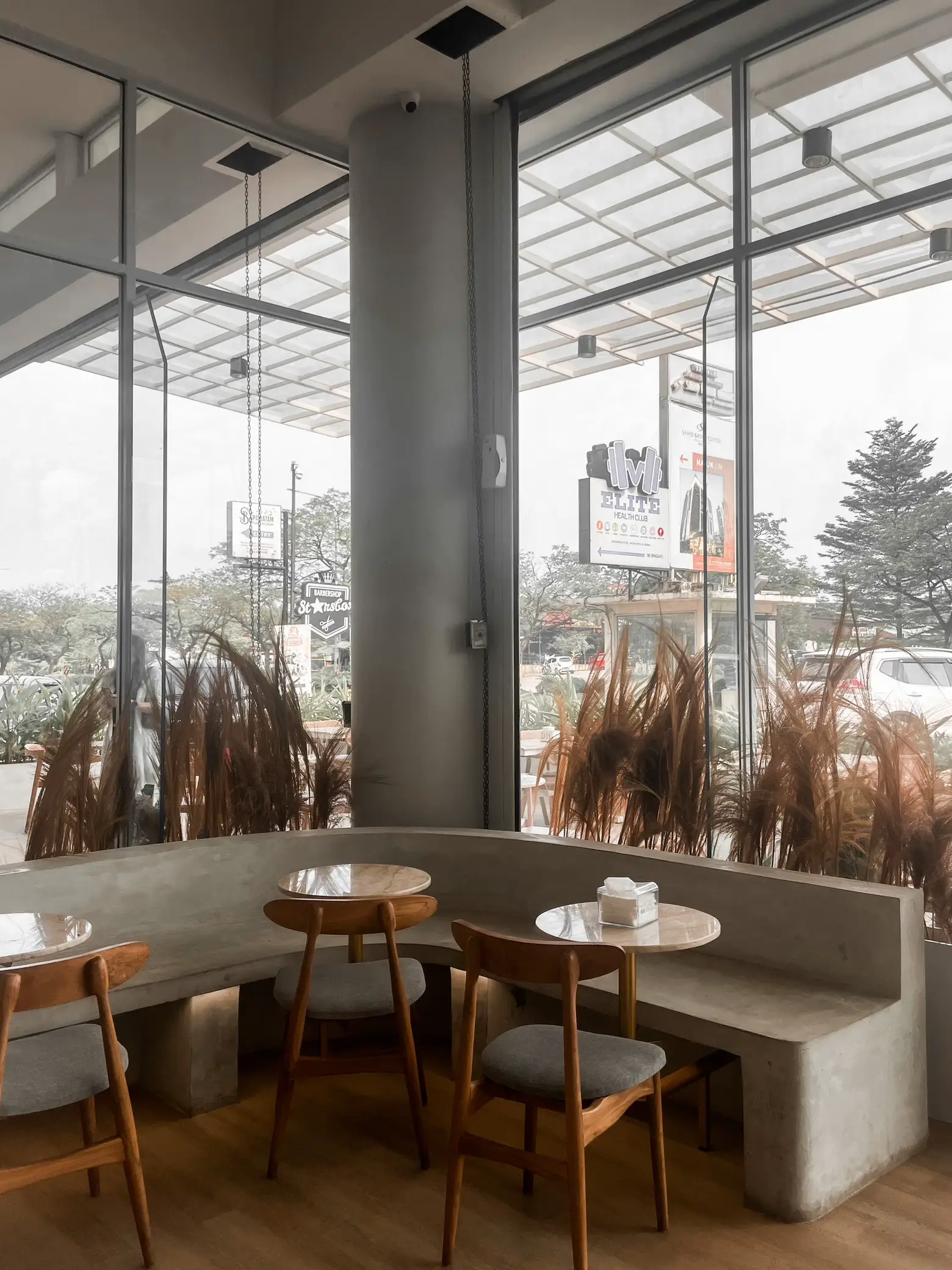 hidden gem minimalist cafe in Batam 🤍🫶🏻 | Gallery posted by natty | Lemon8