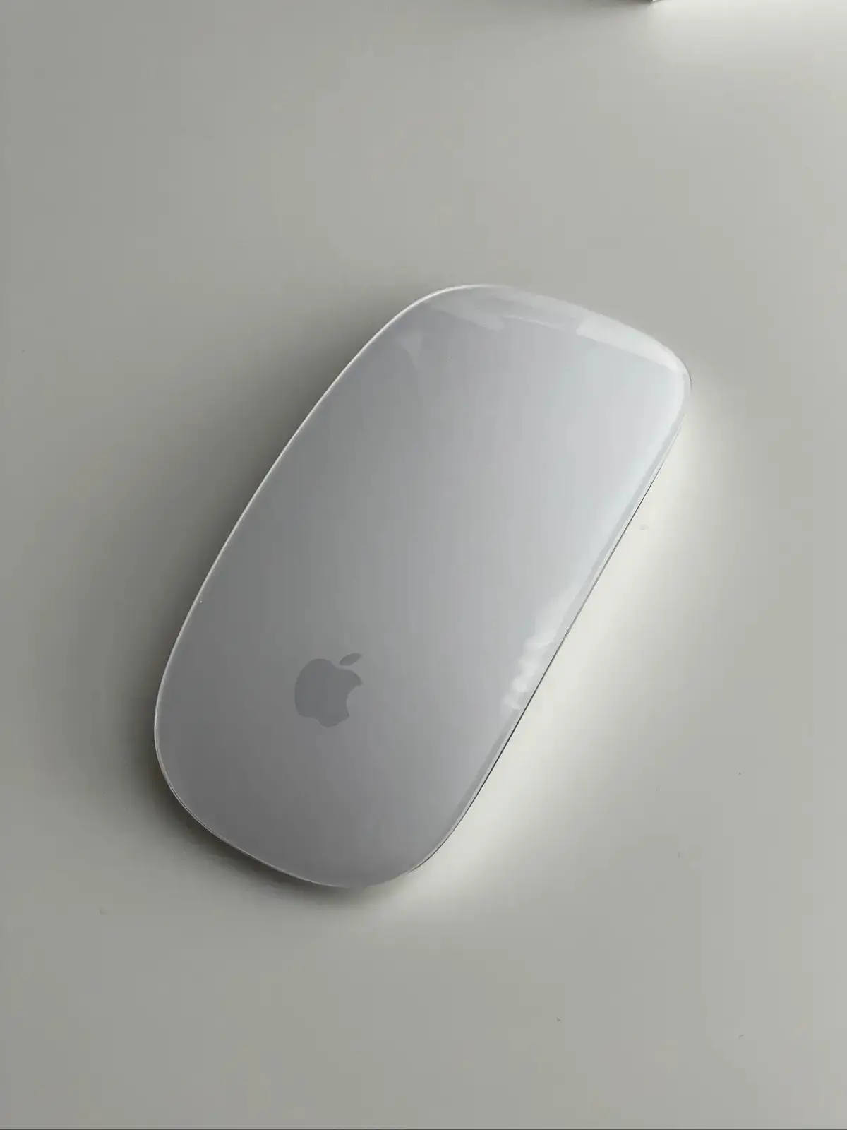 รีวิว magic mouse สุดคลาสสิคที่คนใช้ Mac ต้องมี 🤏🏻 | แกลเลอรีที่โพสต์โดย pym. | Lemon8