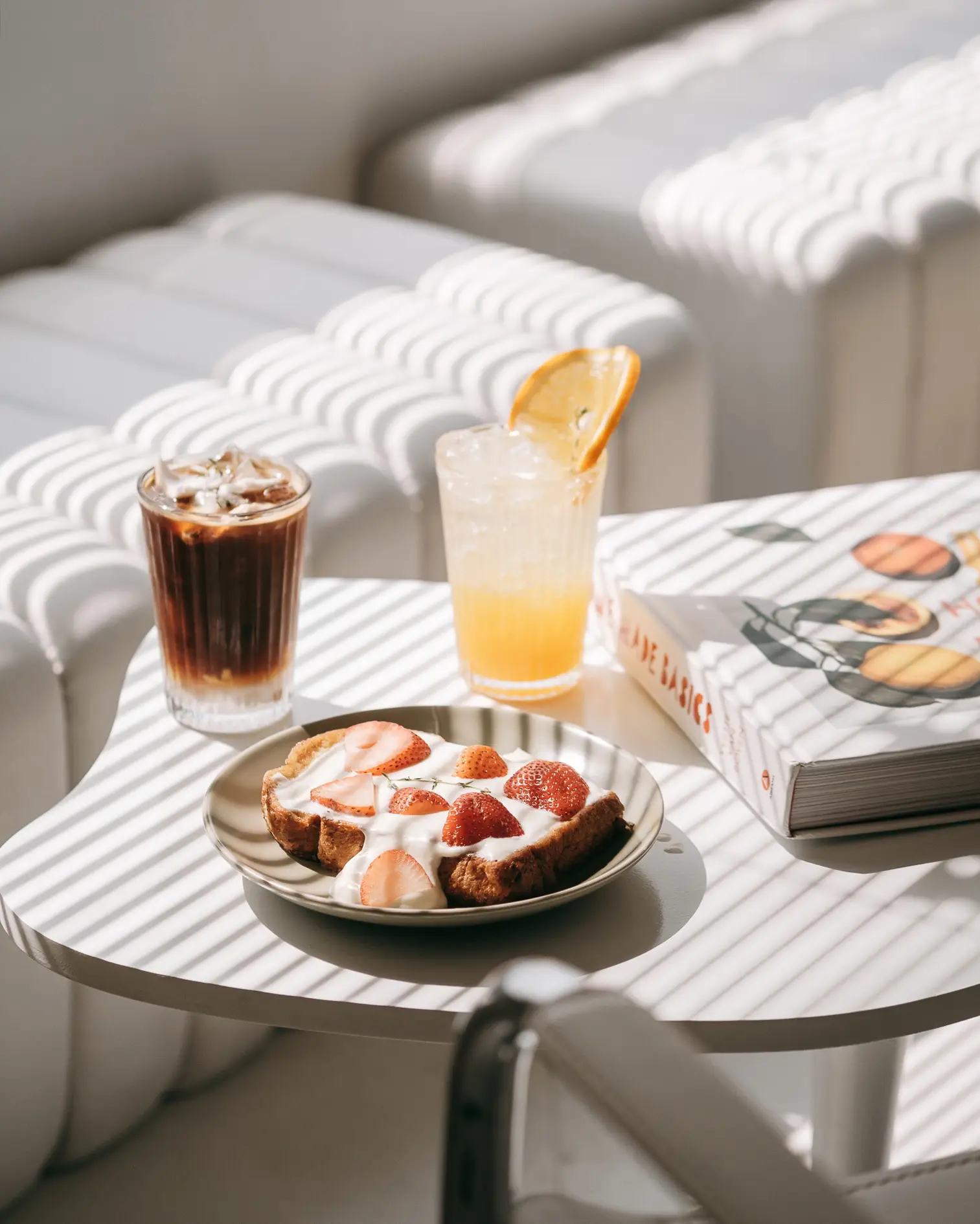 Elttil คาเฟ่ฟีลอาร์ตแกลเลอรีเปิดใหม่ย่านเอแบคบางนา | แกลเลอรีที่โพสต์ ...