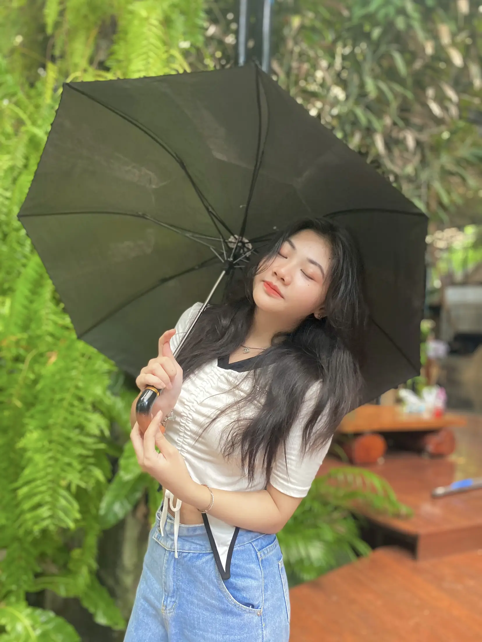 มาหาท่าโพสถ่ายรูปกับร่มกันเถอะ | แกลเลอรีที่โพสต์โดย Mink’s idea | Lemon8