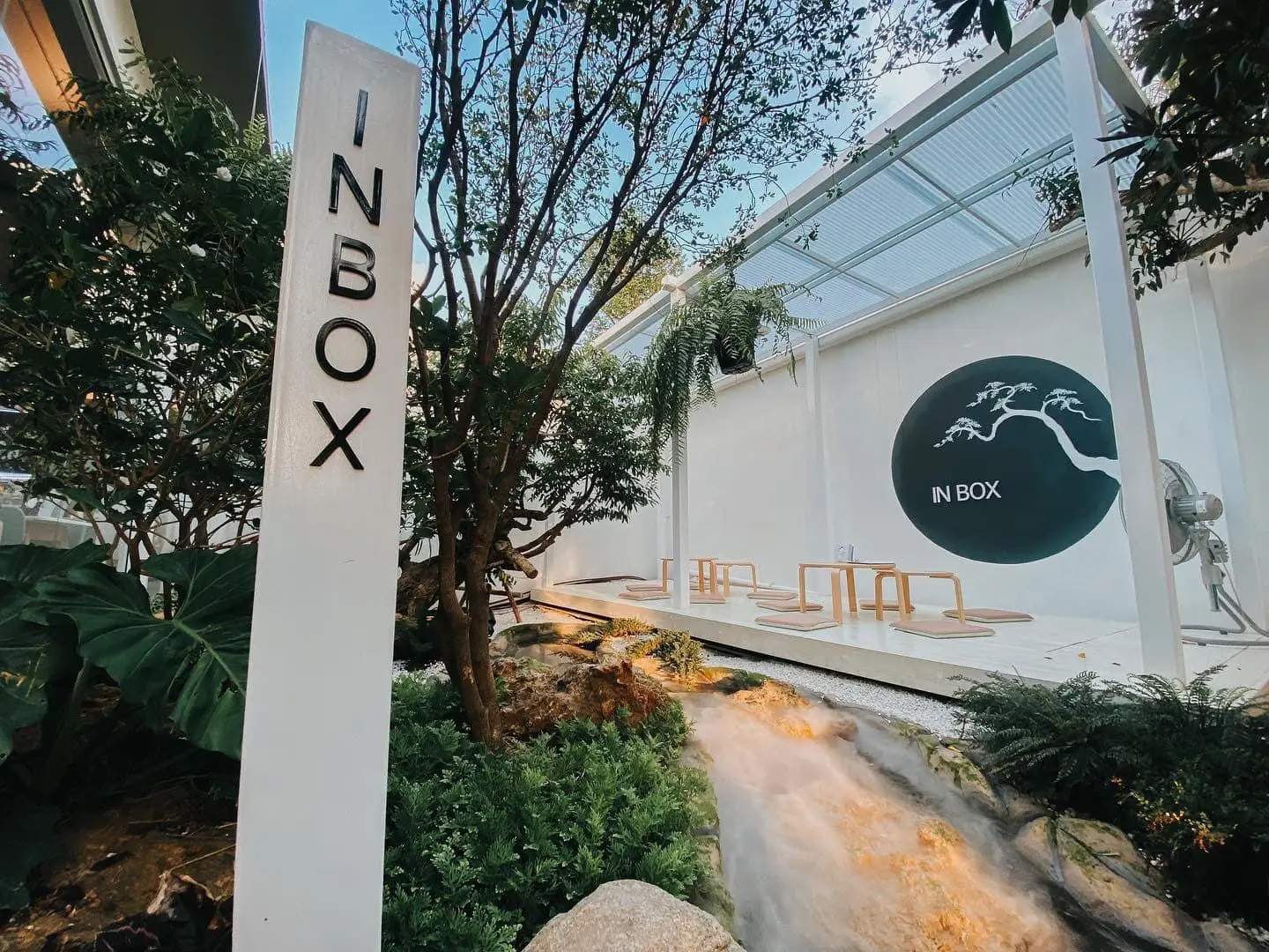 คาเฟ่ฉะเชิงเทราเปิดใหม่ In box cafe สไตล์มินิมอลคุมโทน !! | แกลเลอรีที่ ...