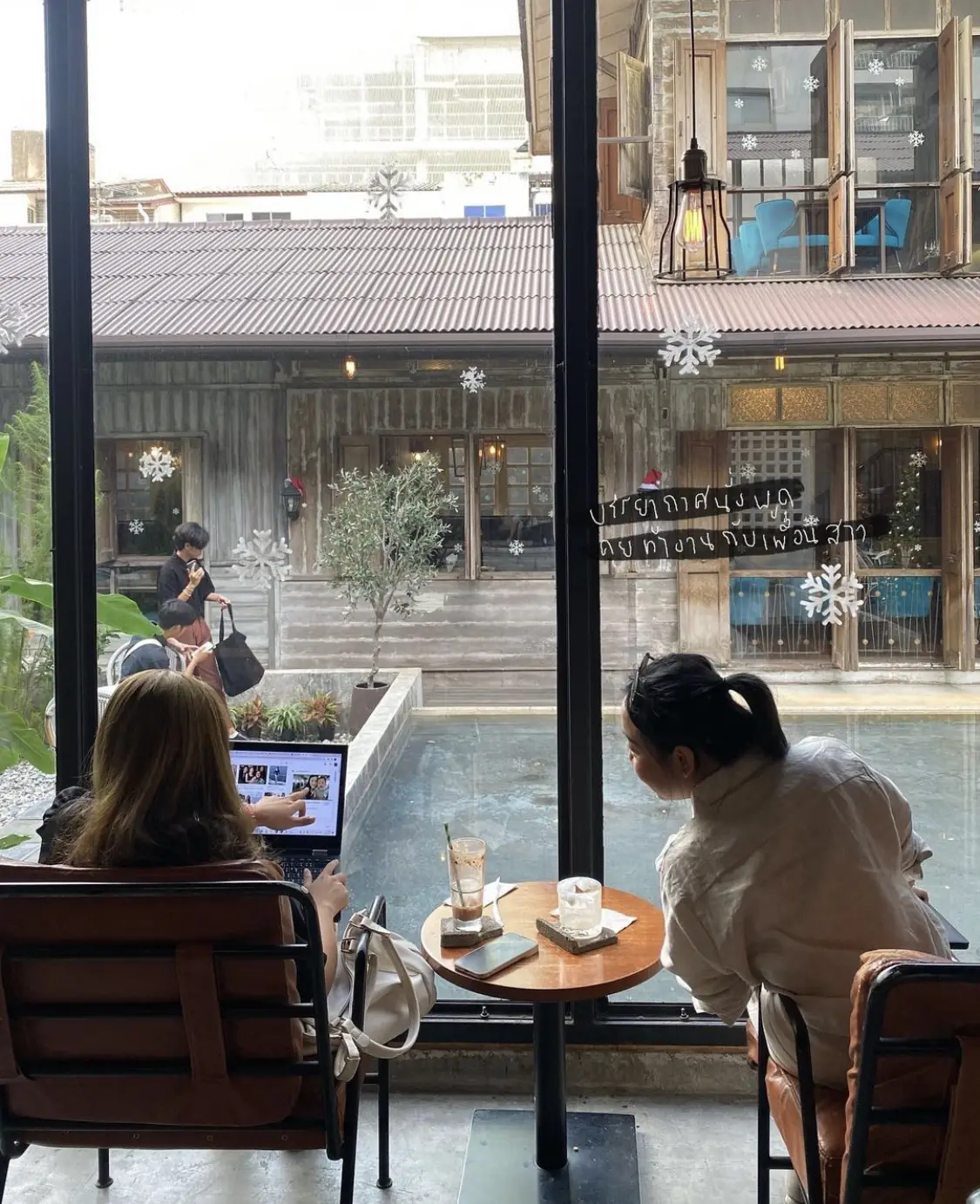 Ground coffee Bangkok กาเเฟคุณภาพย่านสาทร💕☕️🎄 | แกลเลอรีที่โพสต์โดย Paircantstop | Lemon8