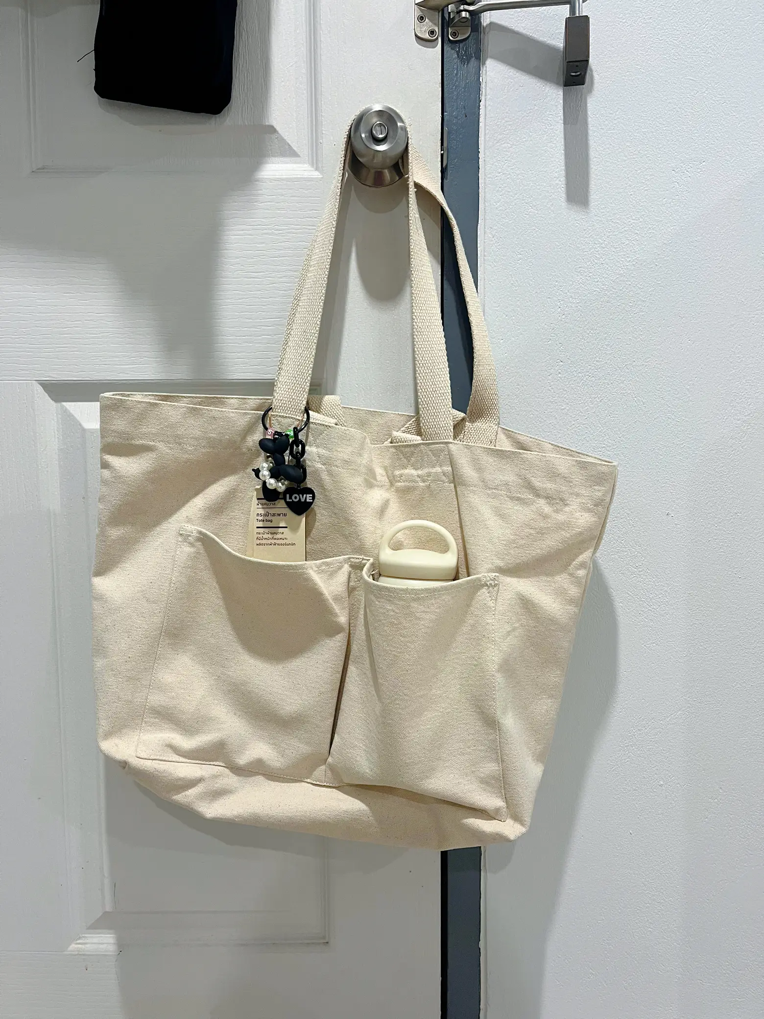 กระเป๋า MUJI Tote bag 👜 | แกลเลอรีที่โพสต์โดย l.kookkii | Lemon8