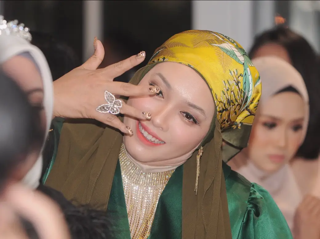 tema glam and glitter dinner - Carian Lemon8