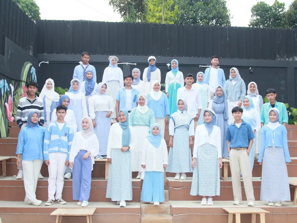 Inspirasi foto yearbook blue with tema piknik. | Galeri diposting oleh ...