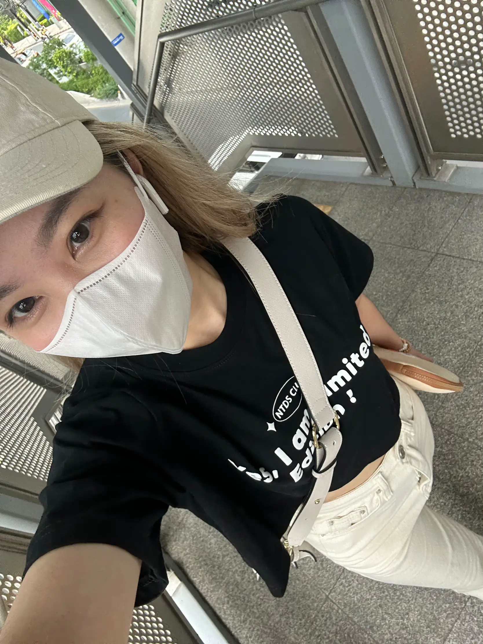 OOTD | black and white version🧢👀 | แกลเลอรีที่โพสต์โดย pitcha | Lemon8