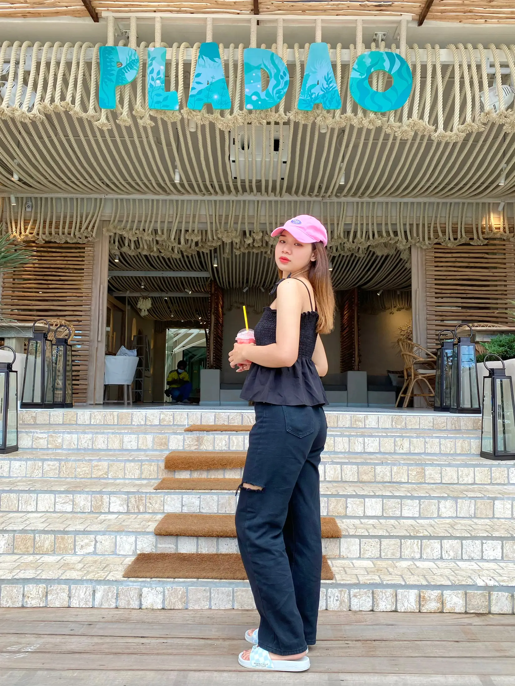 PLADAO CAFE | คาเฟ่ริมหาดจอมเทียน พัทยา | แกลเลอรีที่โพสต์โดย Dutchmill | Lemon8