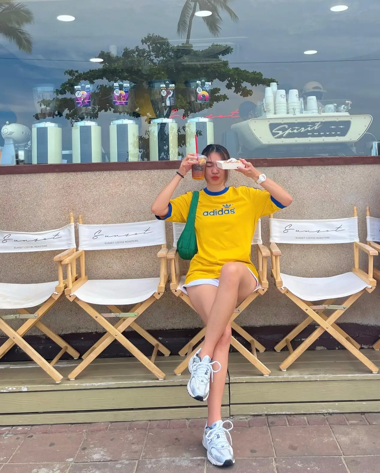 จิบกาแฟ.ชมวิว.ฟิลไมอามี่☕️⚡️ | แกลเลอรีที่โพสต์โดย Beyy.y | Lemon8