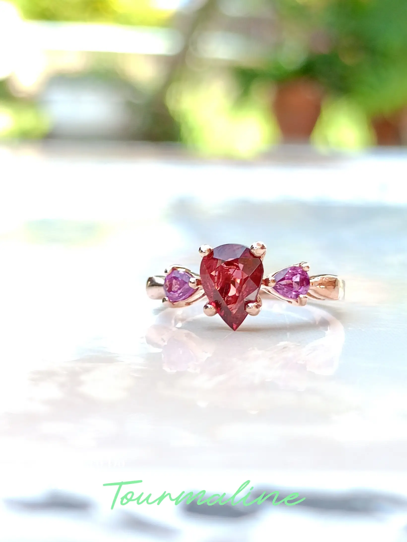 อัญมณีสีแดงเป็นสีนำโชคลาภและเงินทองมาสู่ผู้สวมใส่ | แกลเลอรีที่โพสต์โดย Ploy suay | Lemon8