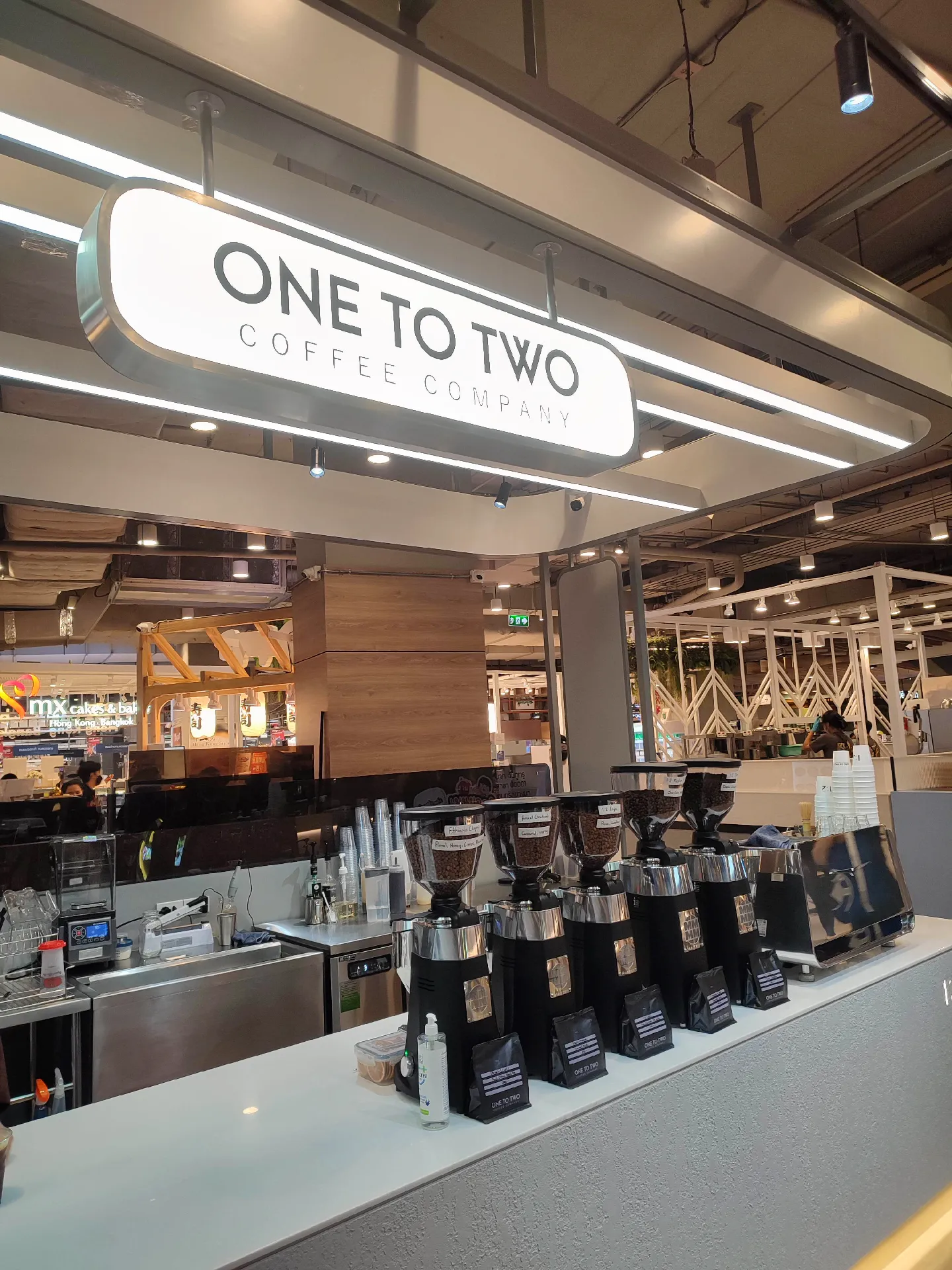 ONE TO TWO คาเฟ่มินิมอล ย่านบางนา🍪☕ | แกลเลอรีที่โพสต์โดย 🌿m___share🌷 ...