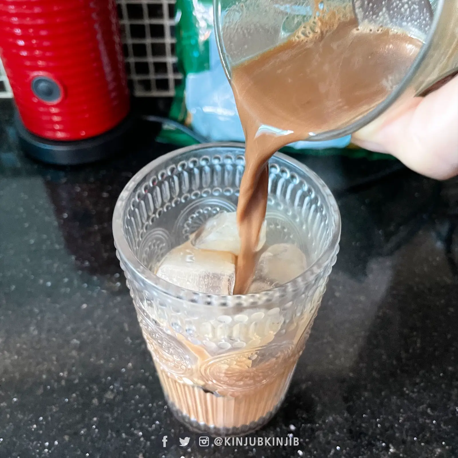 ใครเคยกินชาพม่าในตำนานตัวนี้บ้าง อร่อยโคตรๆ Must-Try!! | แกลเลอรีที่โพสต์โดย kinjubkinjib | Lemon8