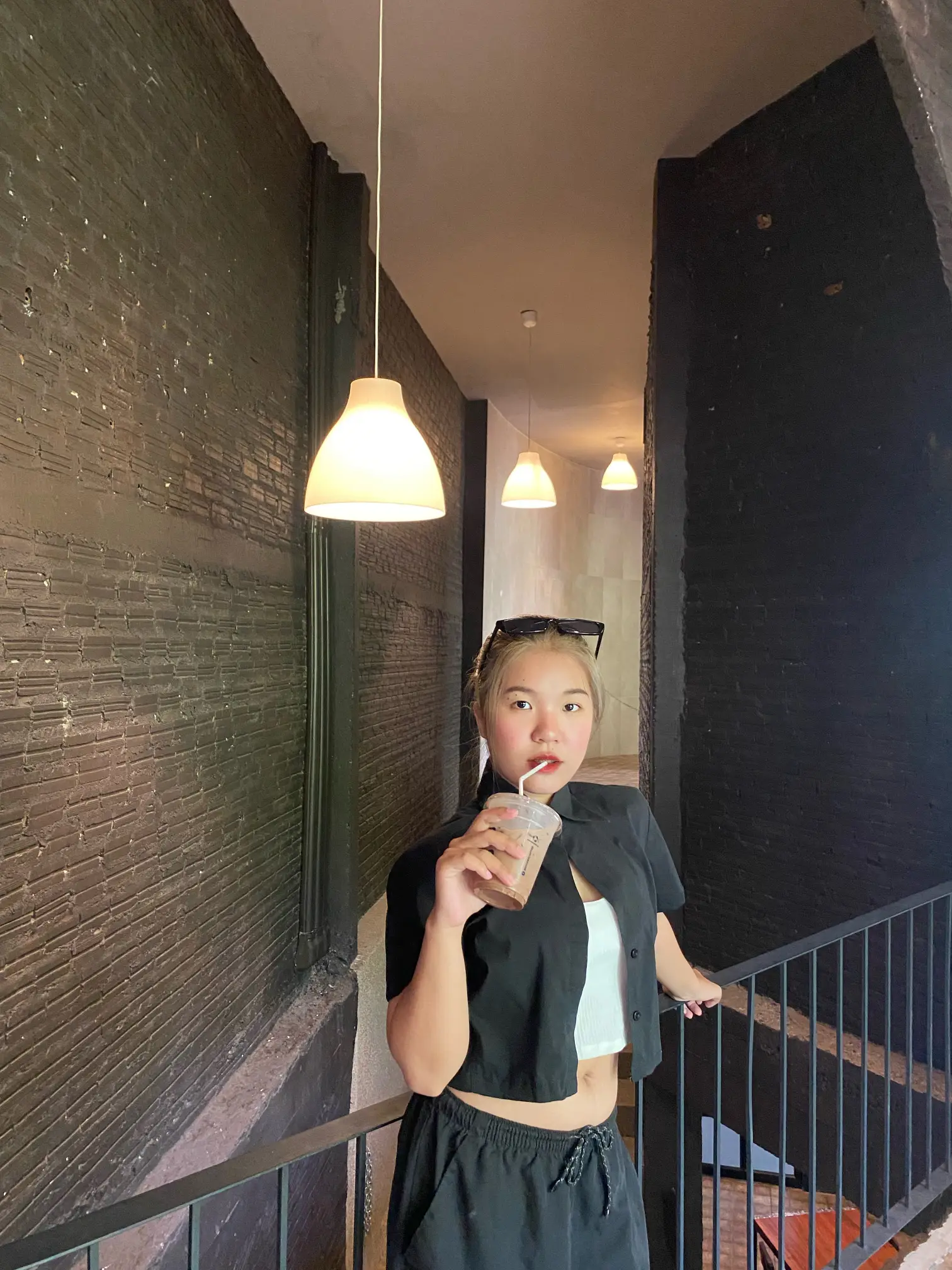 Black and white | แกลเลอรีที่โพสต์โดย Baipat | Lemon8