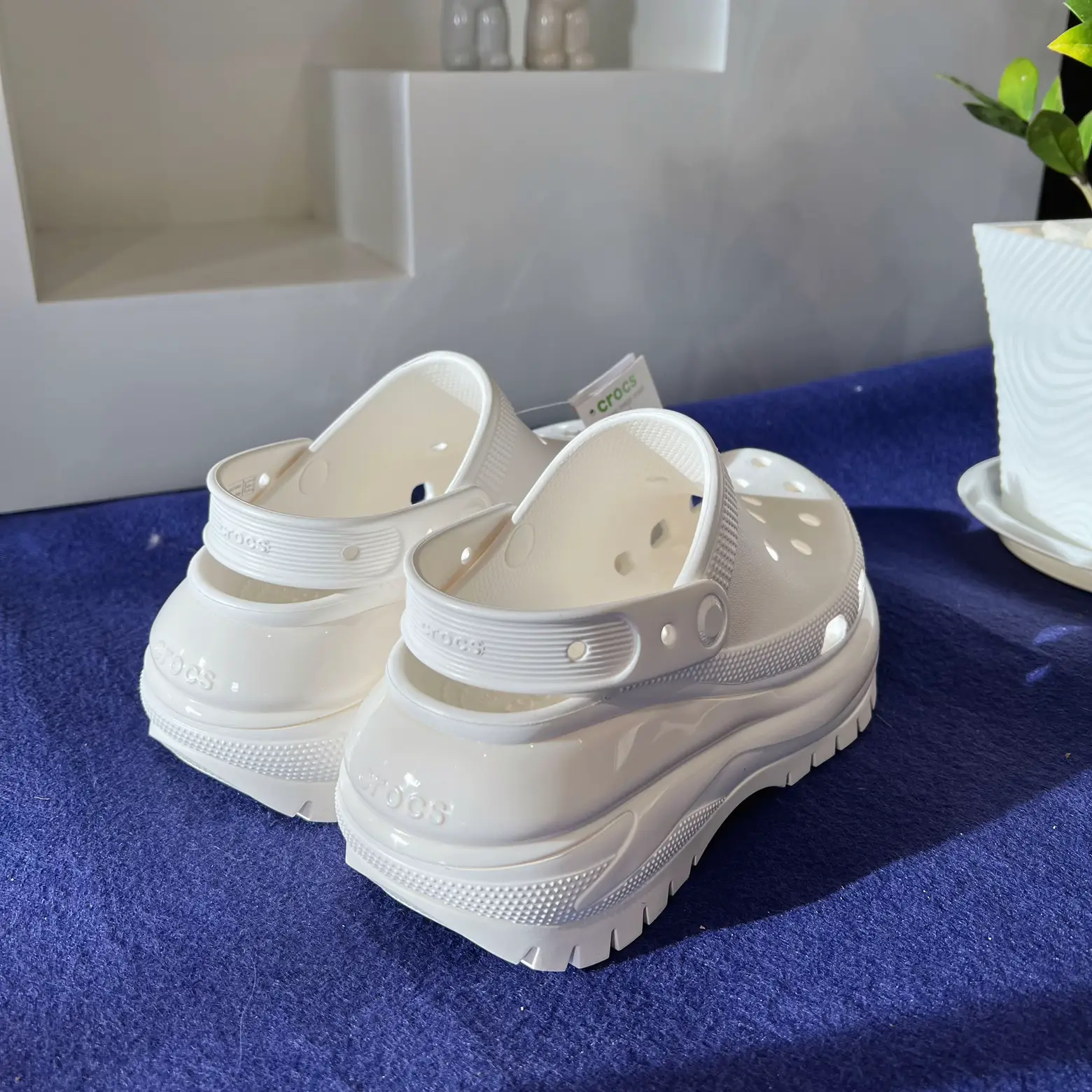 รีวิว รองเท้า Crocs รุ่นใหม่ ใส่แล้วสูงงงงง | แกลเลอรีที่โพสต์โดย p ...