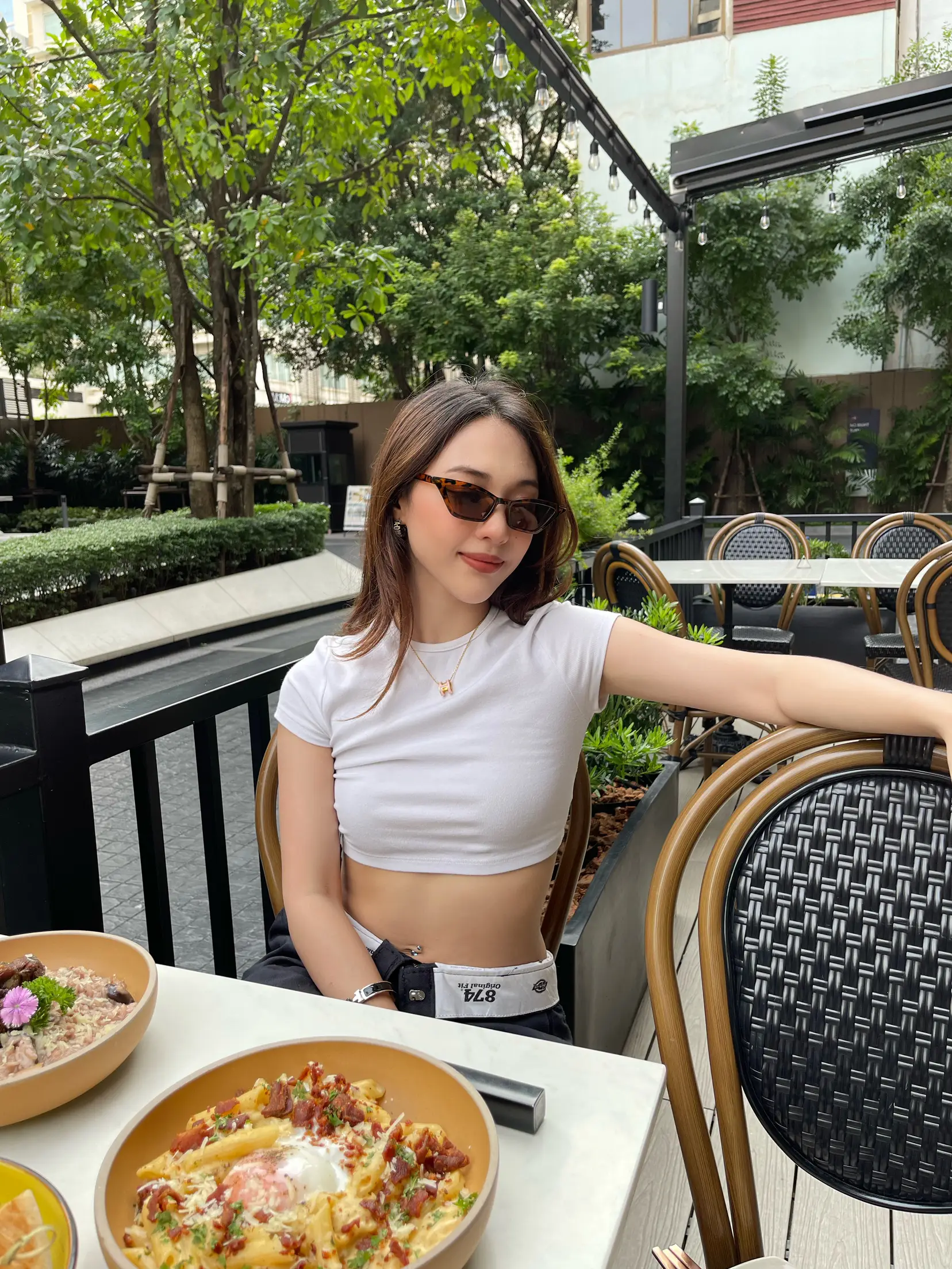 ลุคไปกิน Brunch time ชิคๆ ในกรุงเทพ 🥐 | แกลเลอรีที่โพสต์โดย Ying | Lemon8