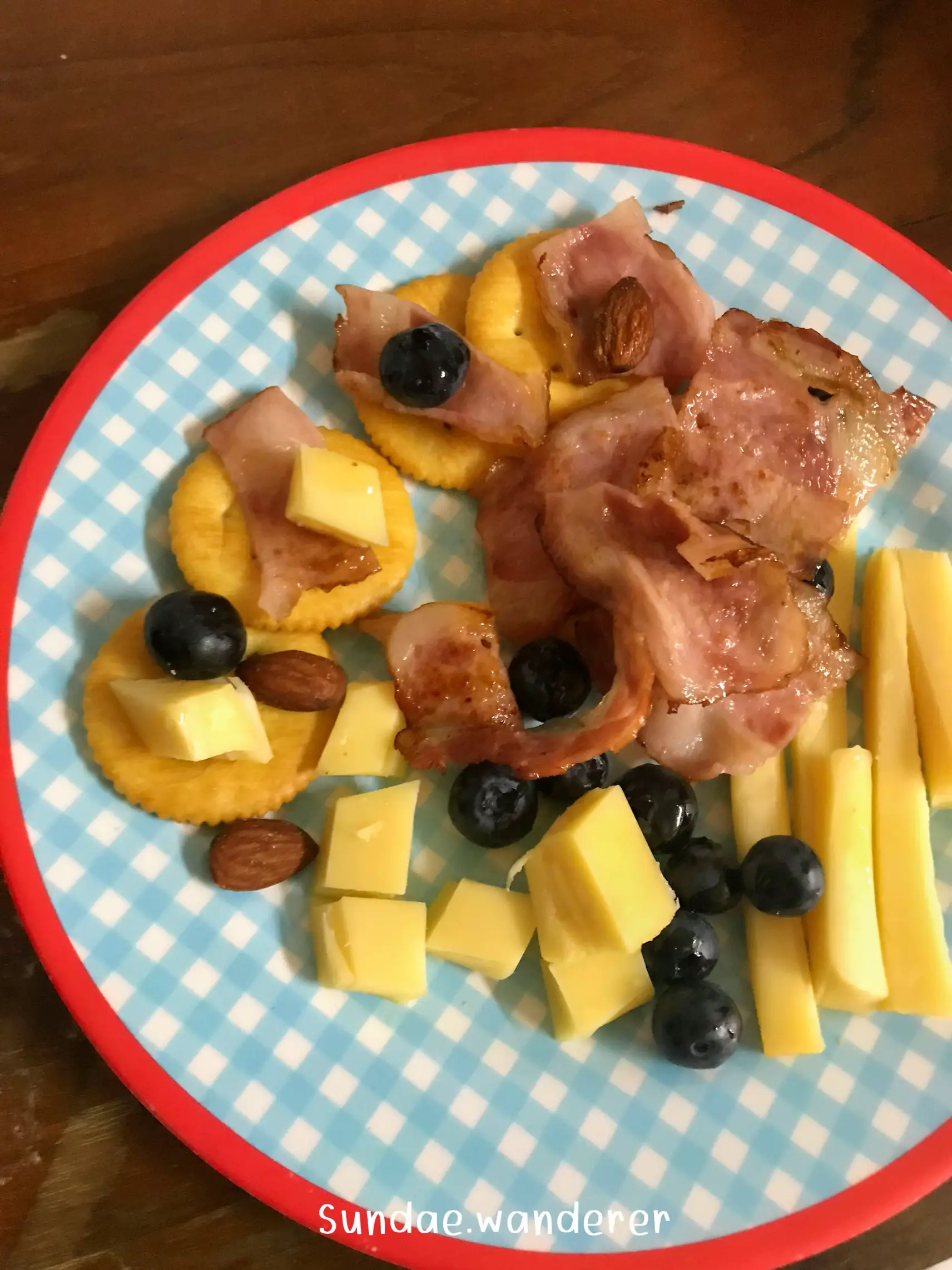 ลองจัด Cold Cuts ง่ายๆ🍷🧀🥓🍇 | แกลเลอรีที่โพสต์โดย Sundae.wanderer | Lemon8